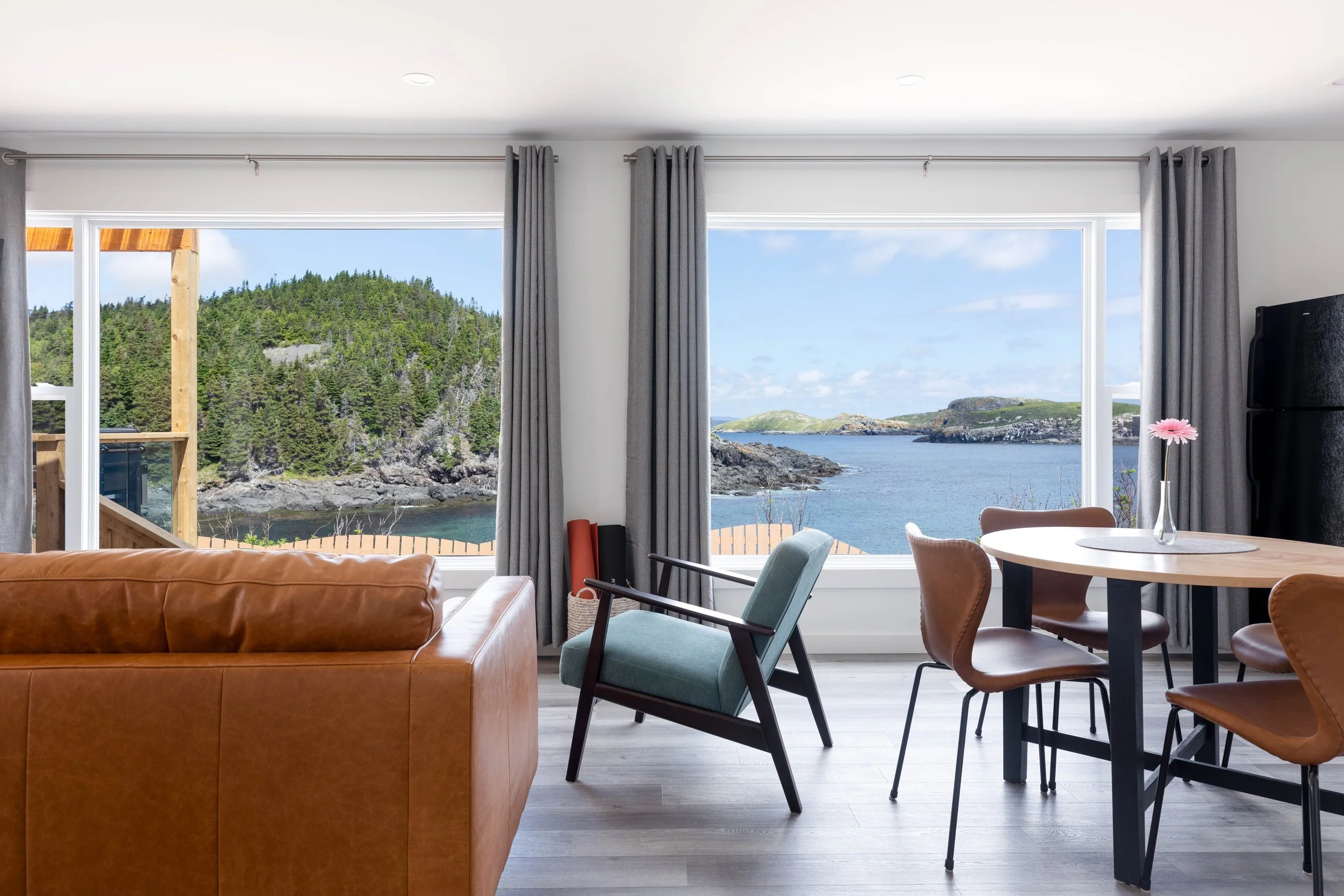 Seaside Detached Cottage — Cliffs Edge Retreat