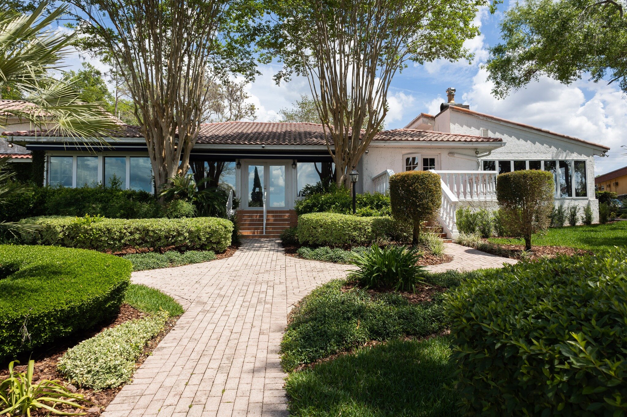 Reservations — Enzo's On the Lake