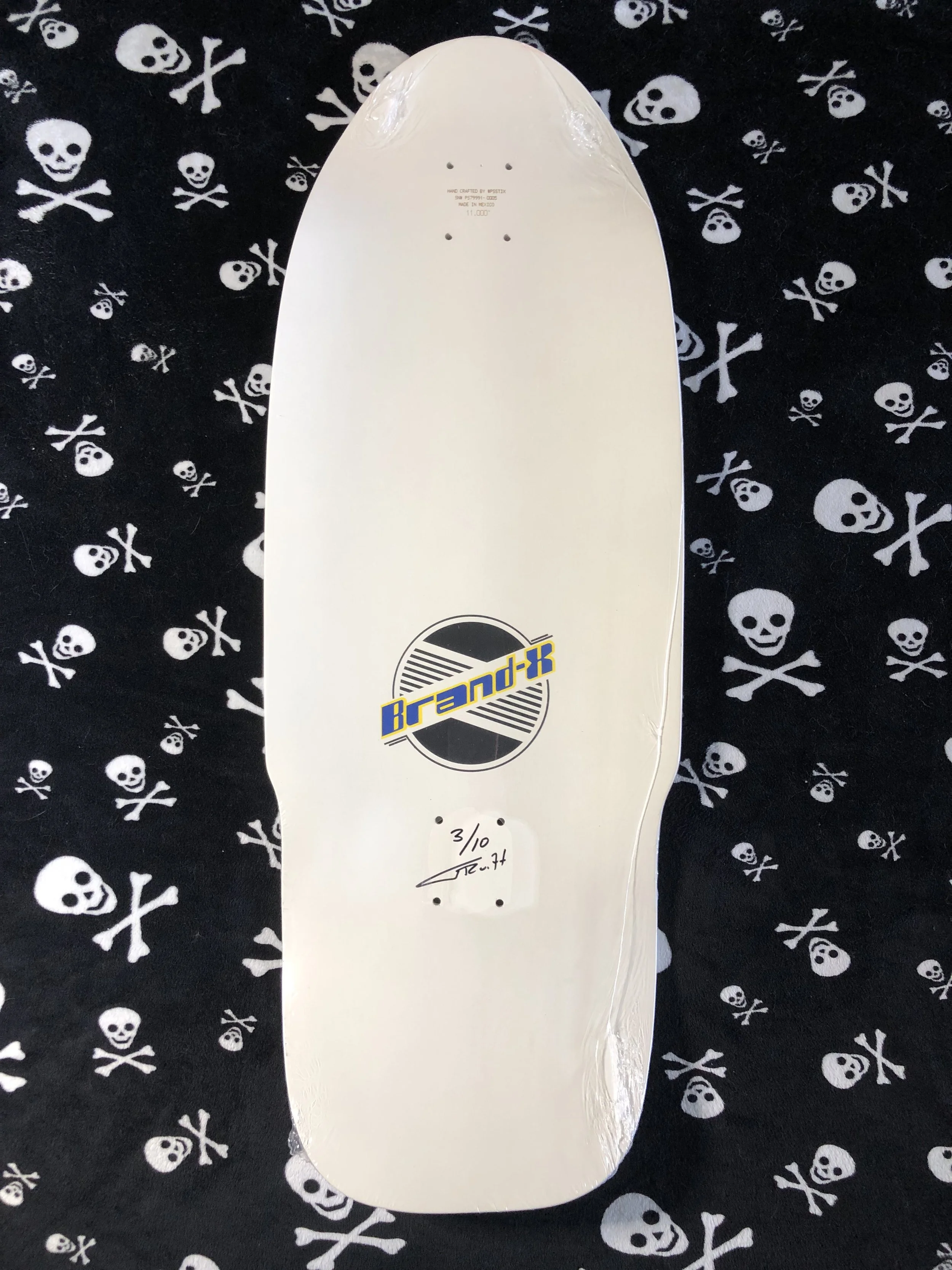 BRAND•X•TOXIC~ THE SEA (LAMAR) HAND PAINTED STINGER WHITE SKATEBOARD ...