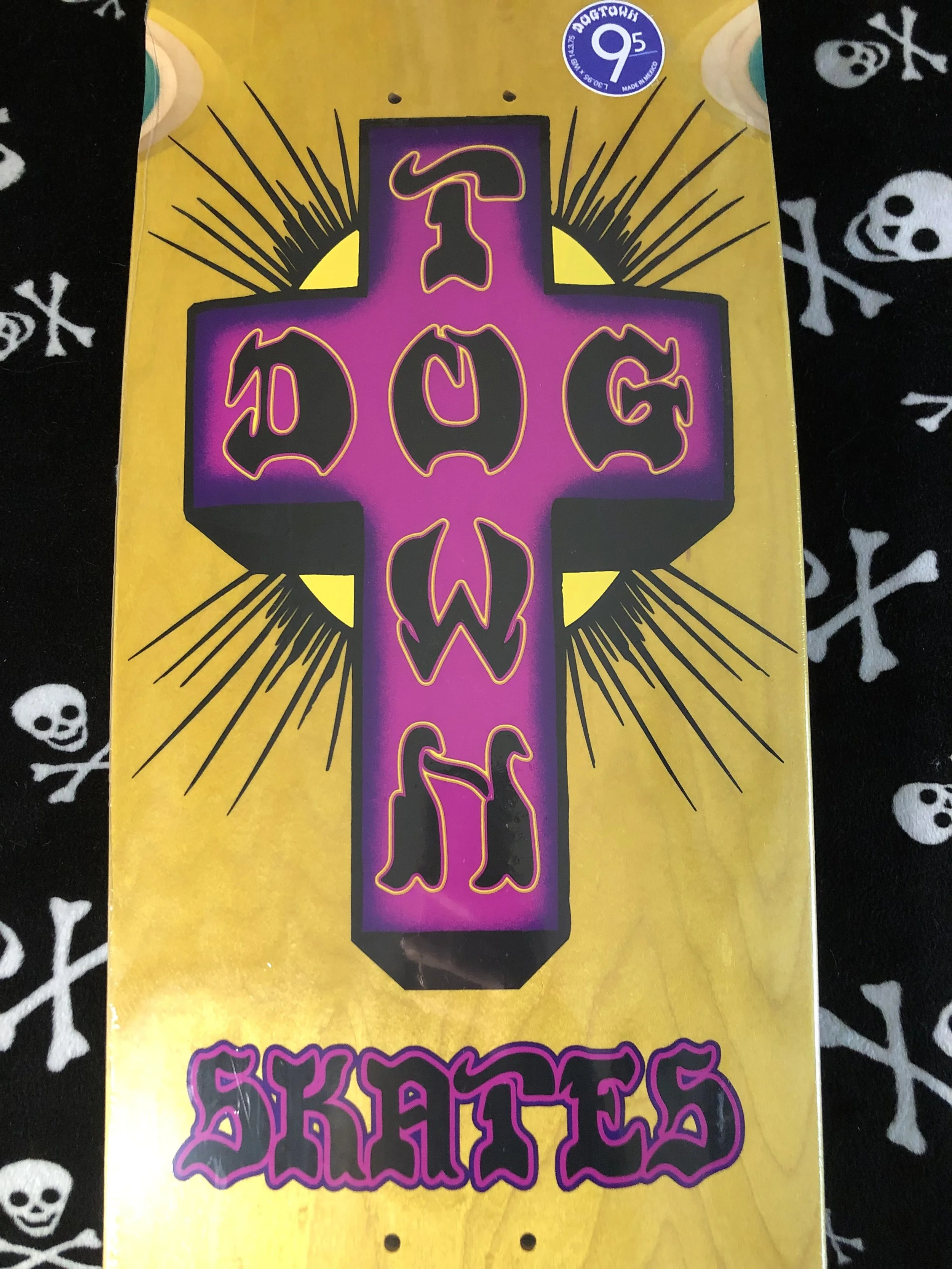 DOGTOWN~ DOGTOWN BIGGER BOY SKATEBOARD DECK — DEATHGEAR PRODUCTS SKATE SHOP