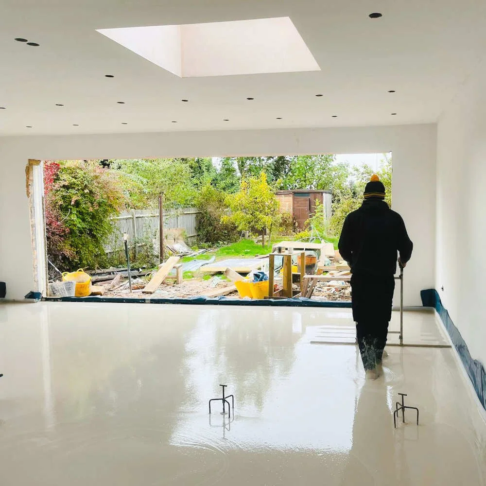 What are the different types of floor screed?