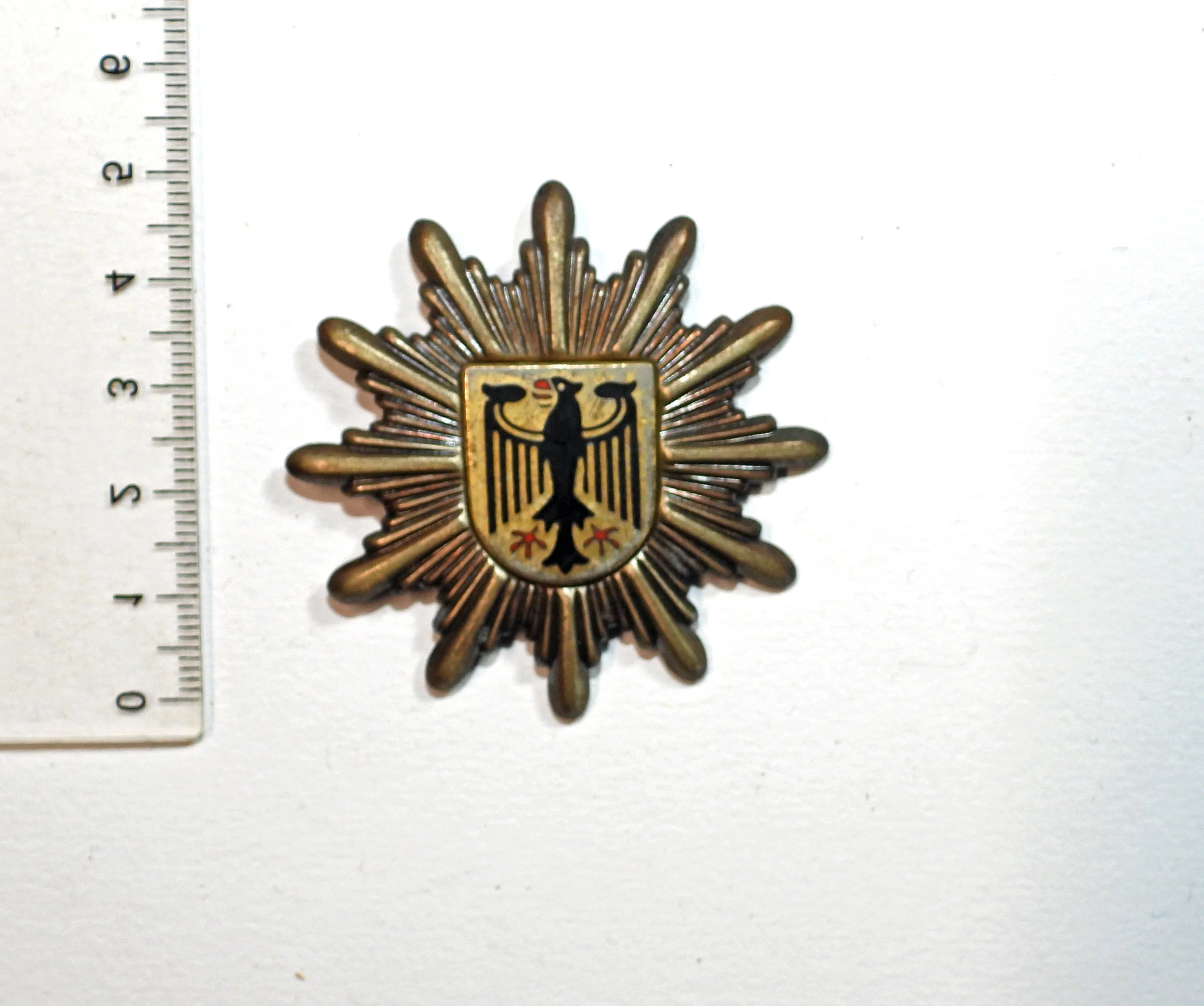Ministry of Defence (M.O.D) Guard Service cap badge. — Outpost9 ...
