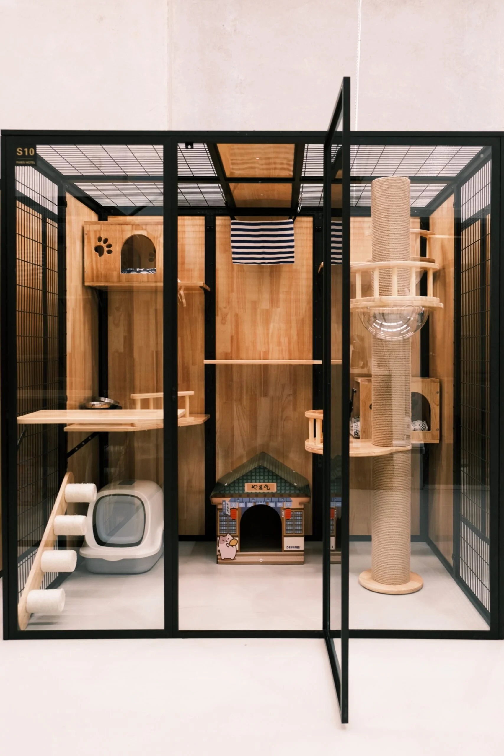 Paws Hotel - Cattery