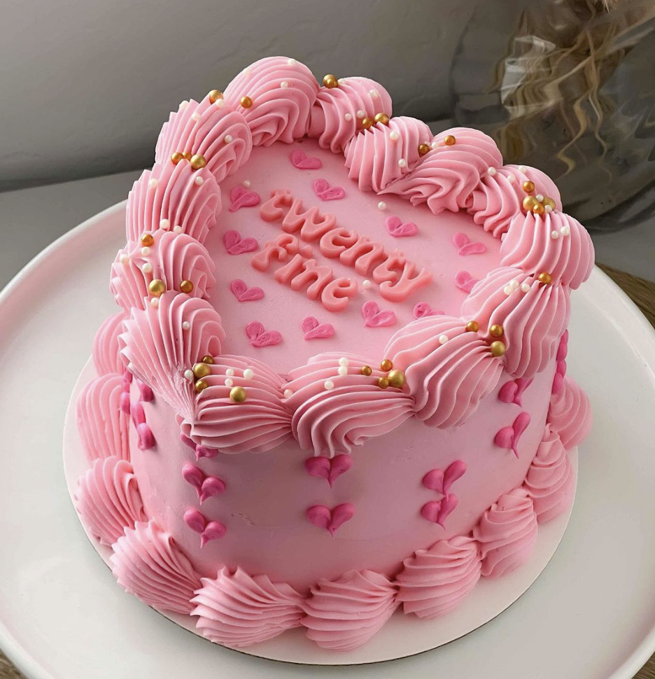 15+ Pink Heart Cake Designs You Will Love!