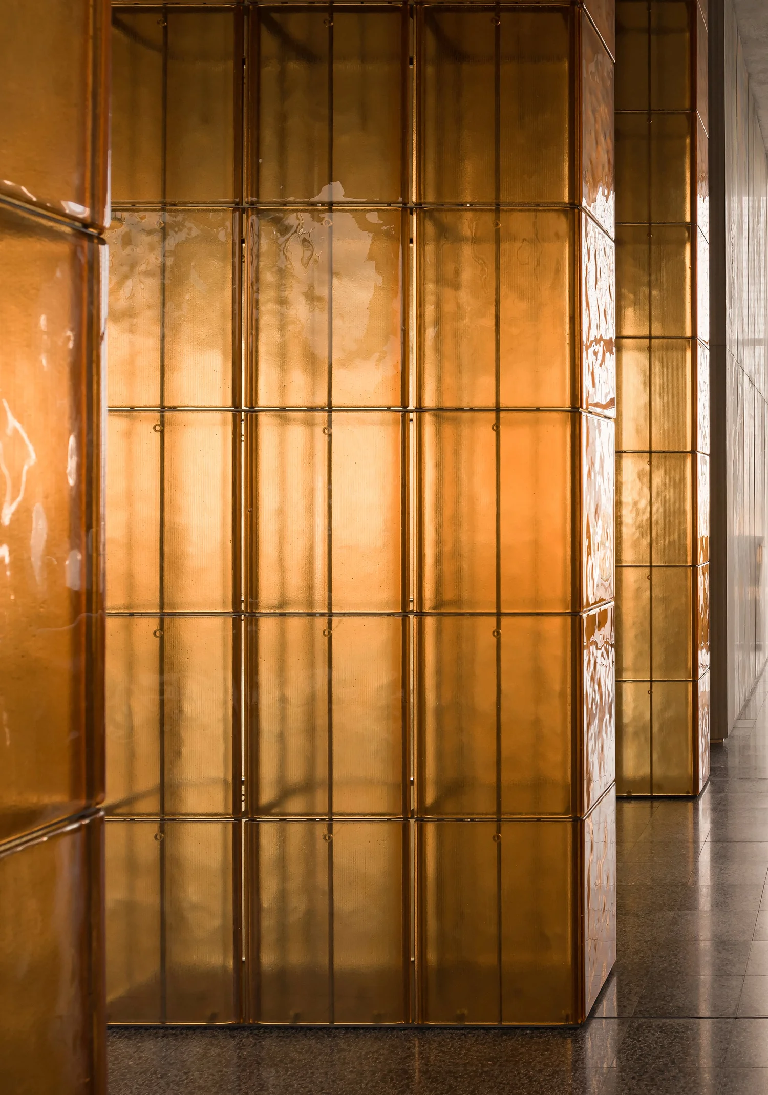 glass column I — nikelcollective