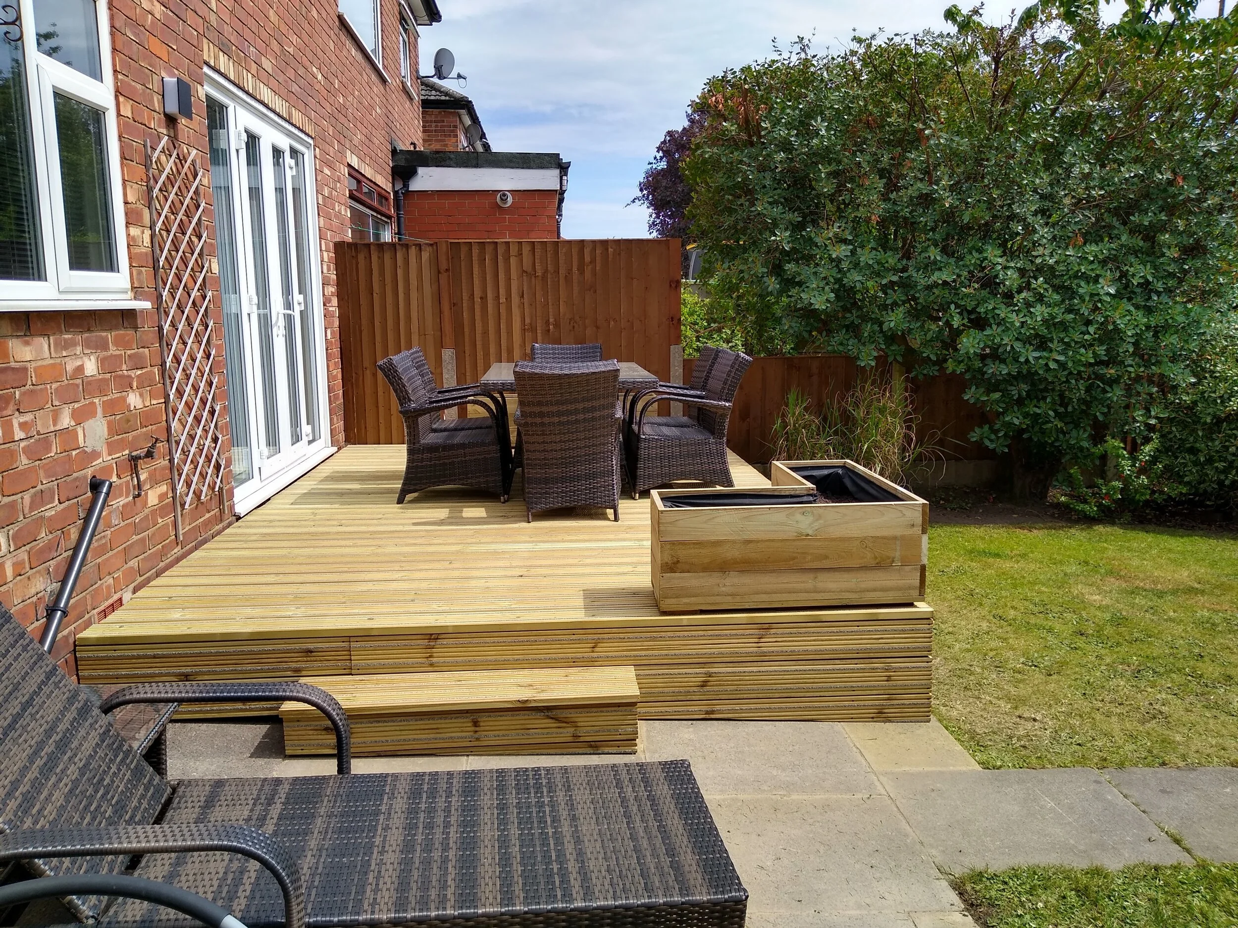 Jill's Party Deck — Open Outdoor Design