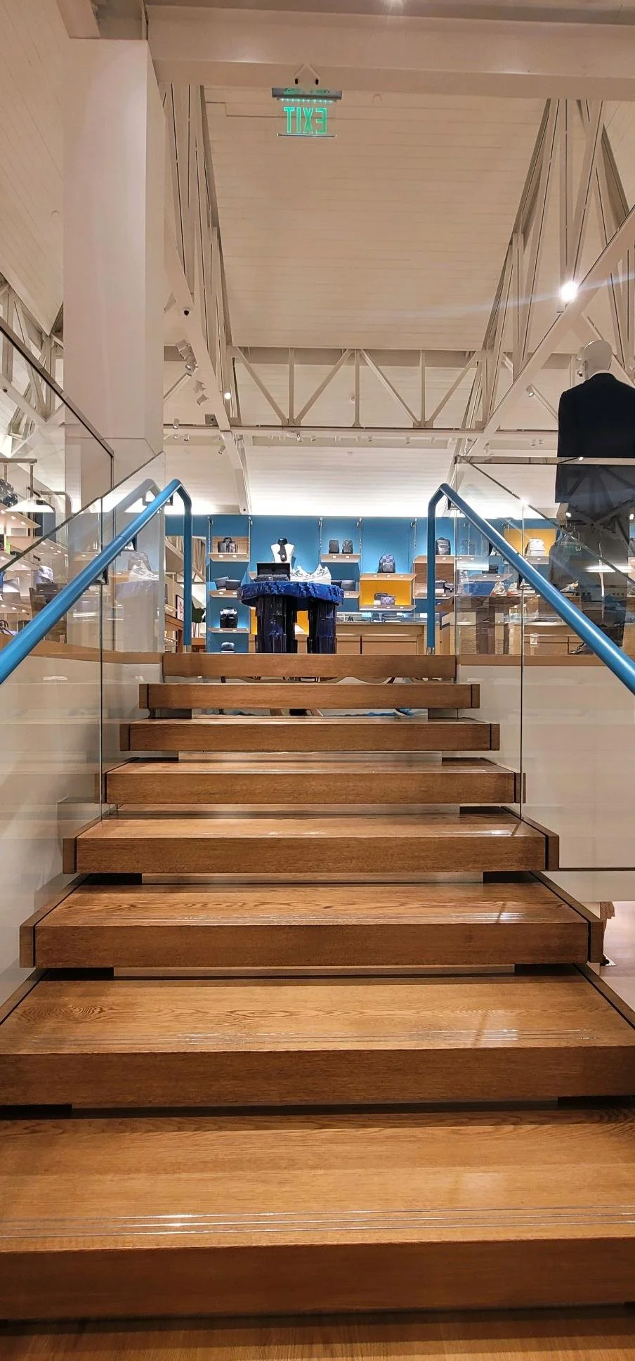 Louis Vuitton Waikiki — Linder Enterprises