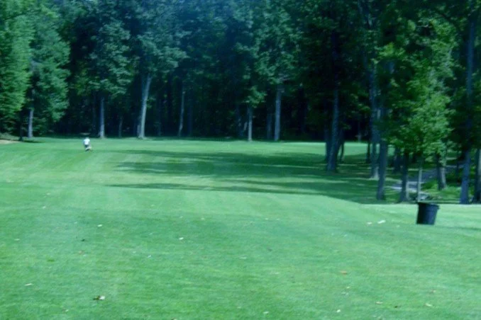 Par 3-4 Course — Longhi's Golf