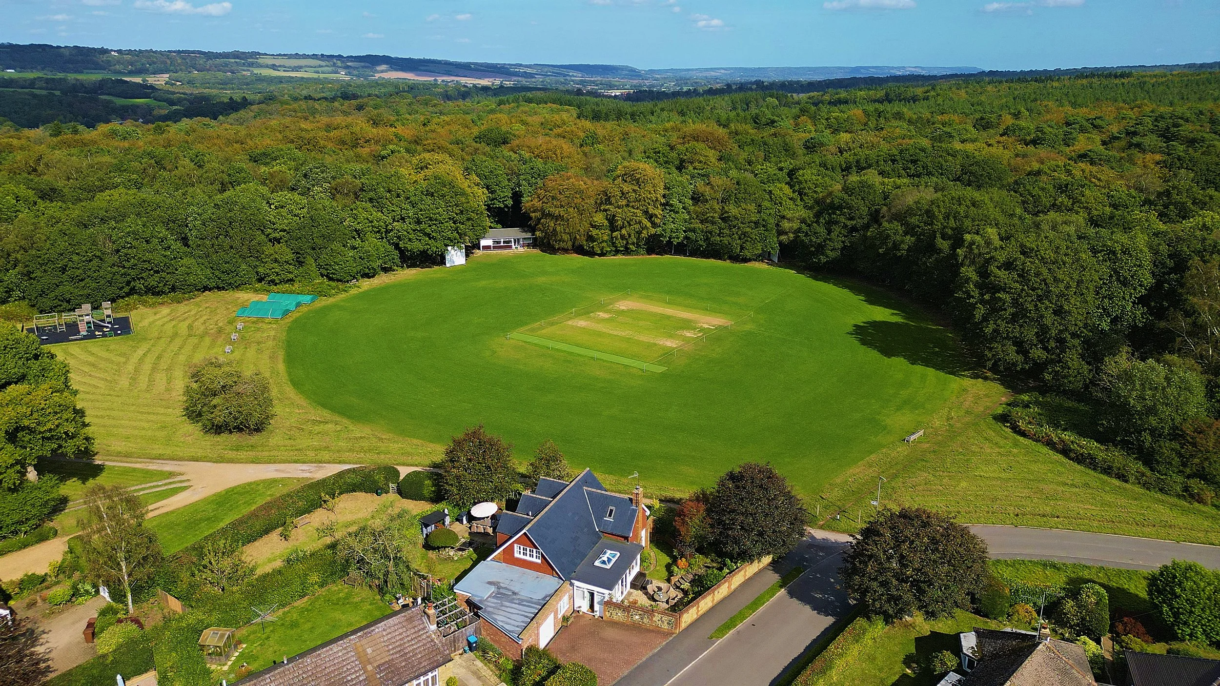 Limpsfield Chart | £970k (Sold) | Maison