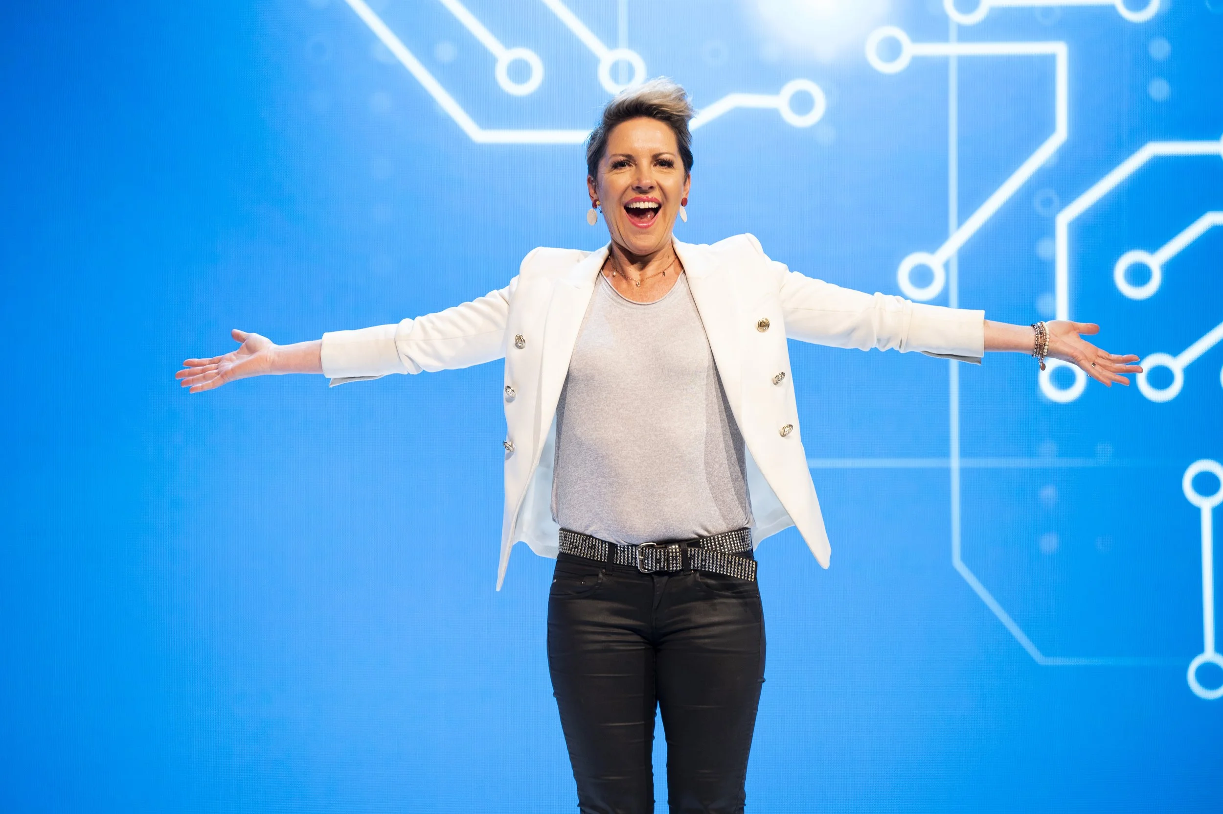 Gold Coast based Keynote Speaker and Psychologist, Ali Hill is dynamic ...