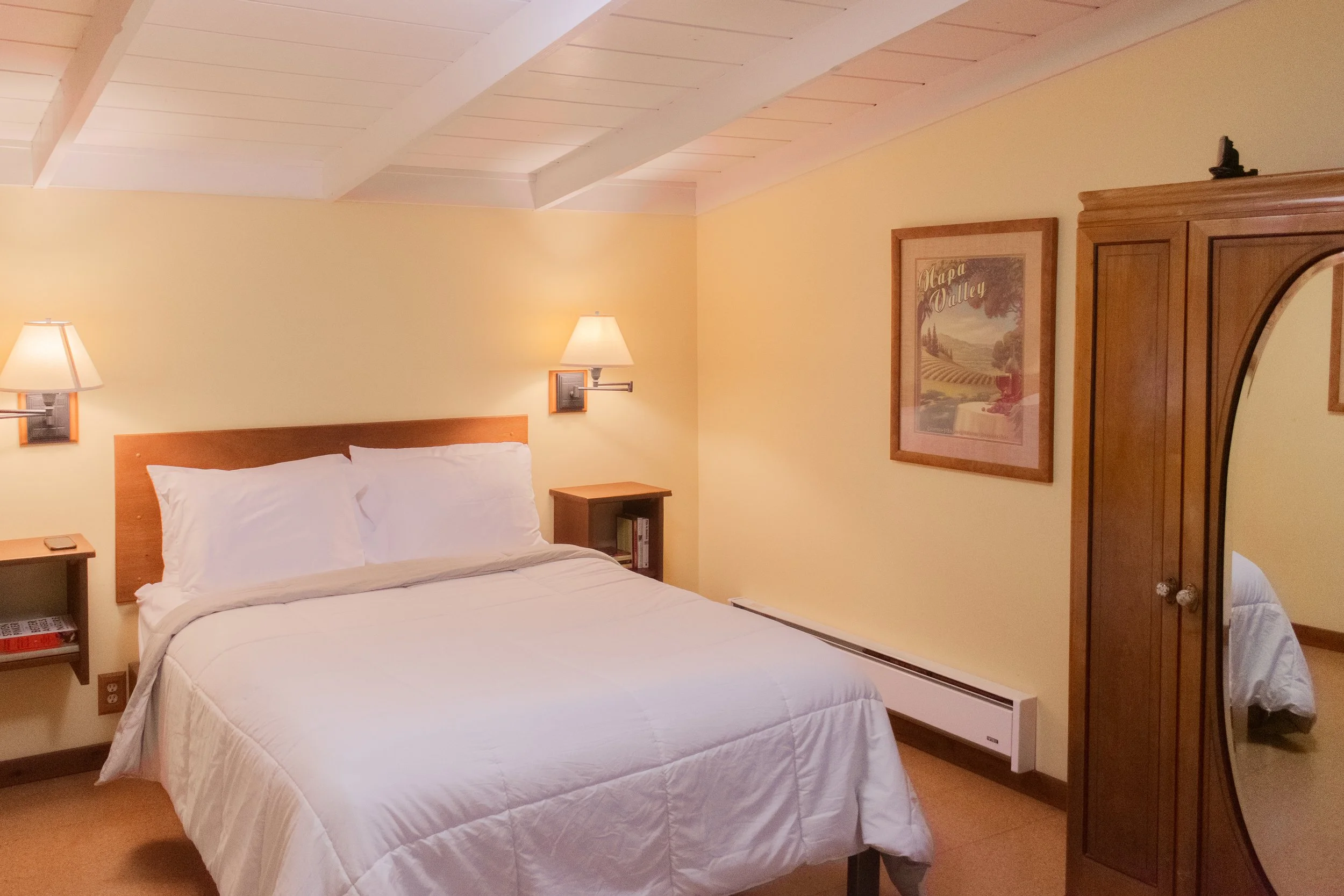 Hotel rooms — Anderson Valley Inn