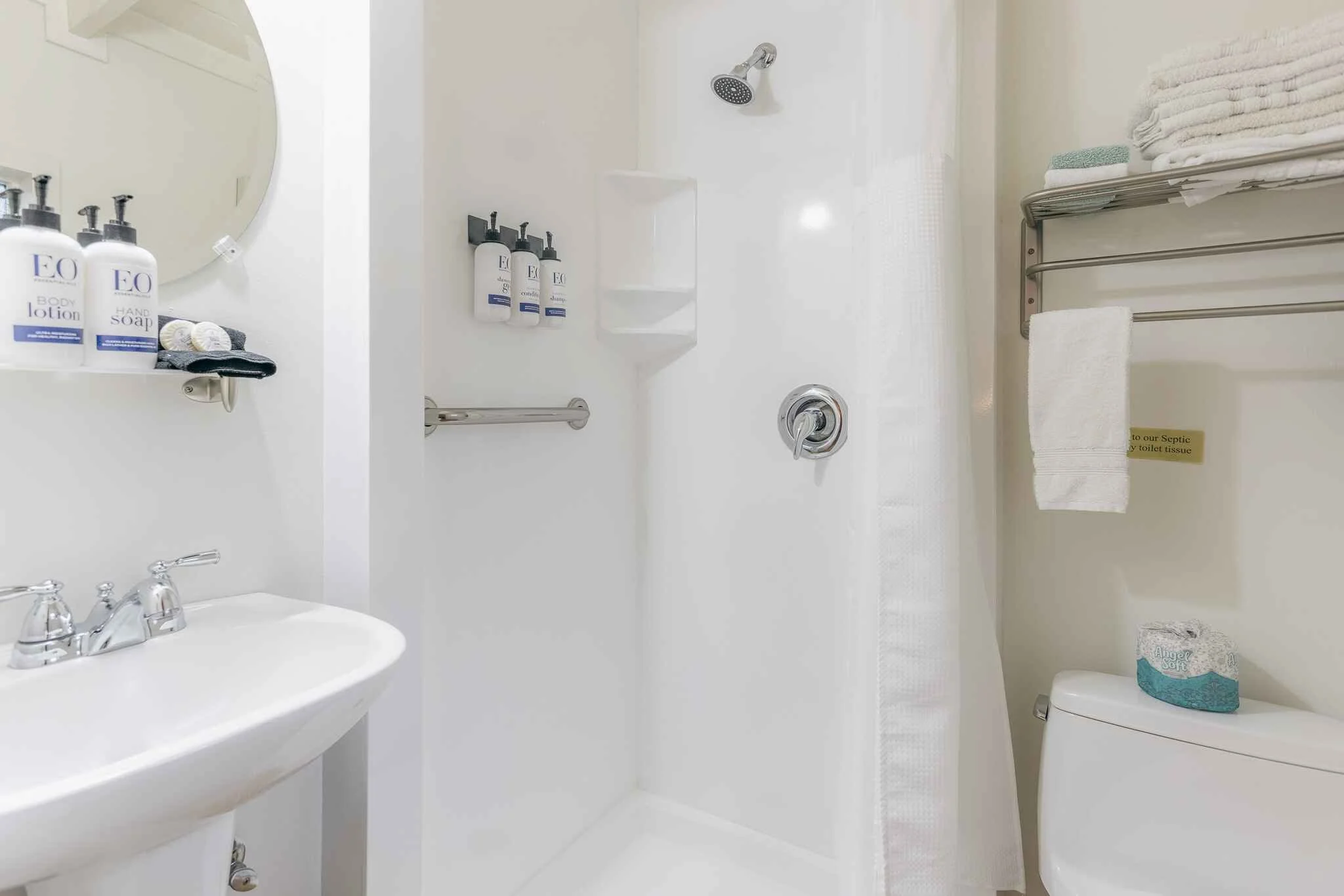 Hotel rooms — Anderson Valley Inn