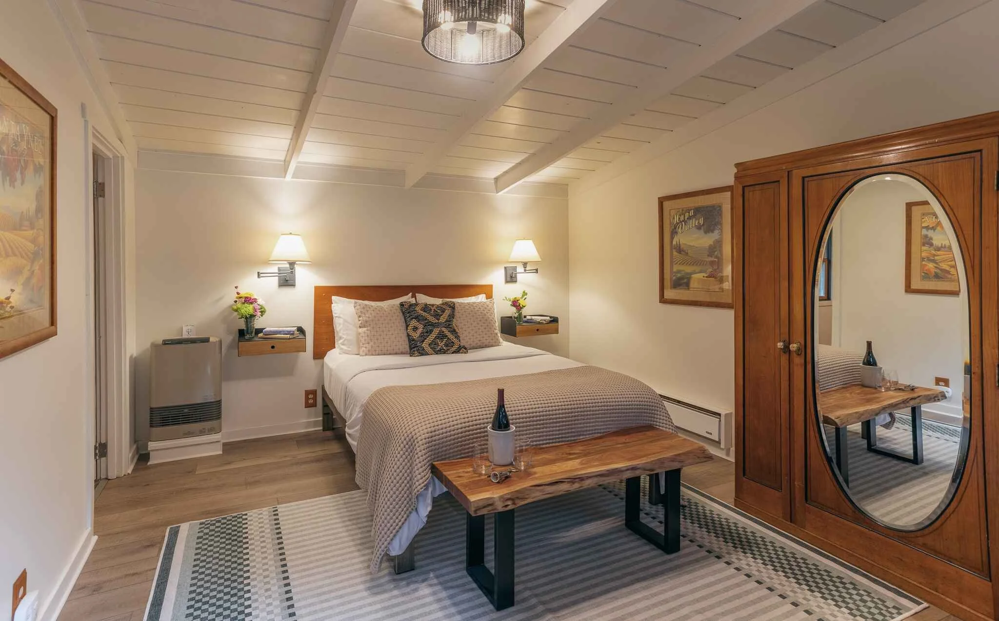 Hotel rooms — Anderson Valley Inn