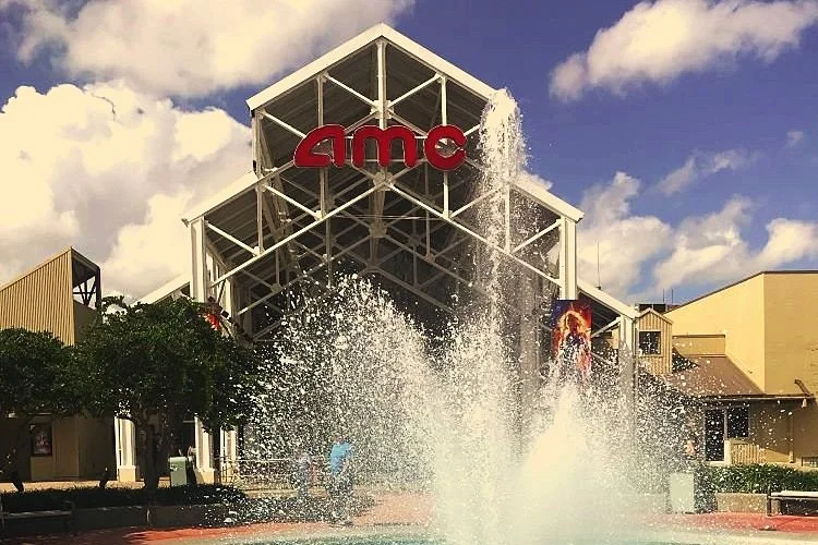 Disney Springs vs. Disney's Boardwalk: Complete Guide 2024 — Second Dad ...