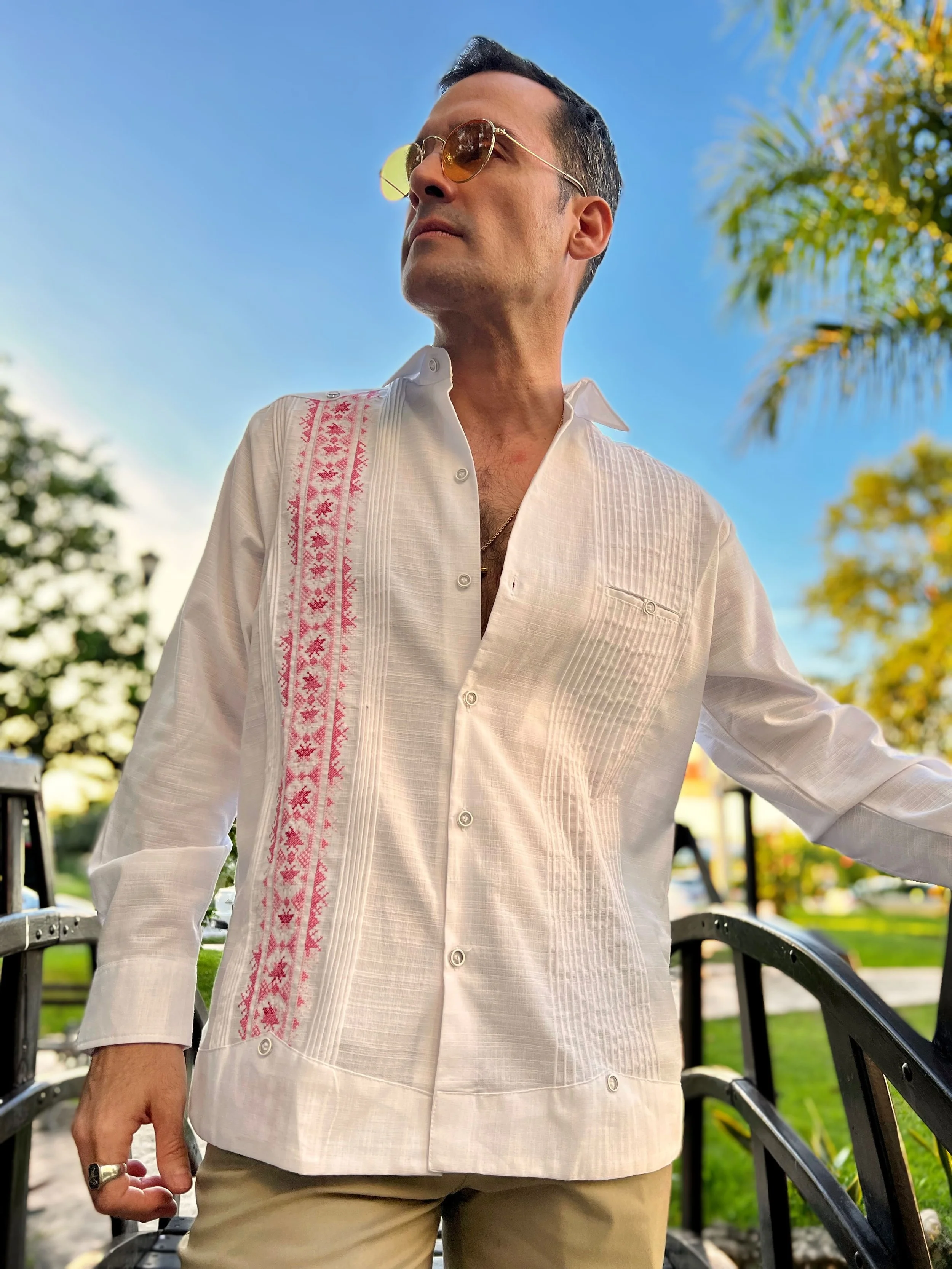 COMPRA las mejores GUAYABERAS YUCATECAS | SOBERANO GUAYABERAS