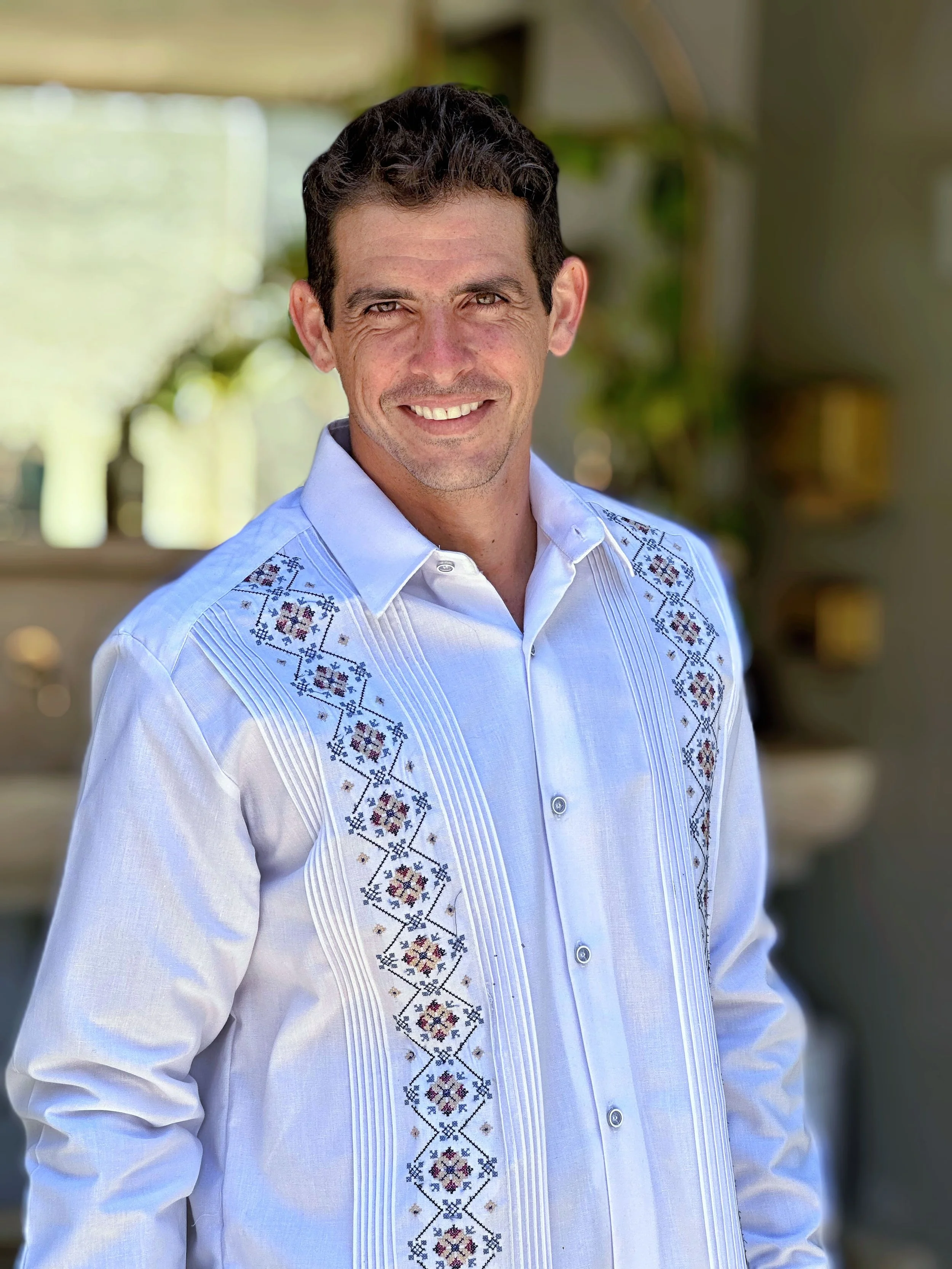 COMPRA las mejores GUAYABERAS YUCATECAS | SOBERANO GUAYABERAS