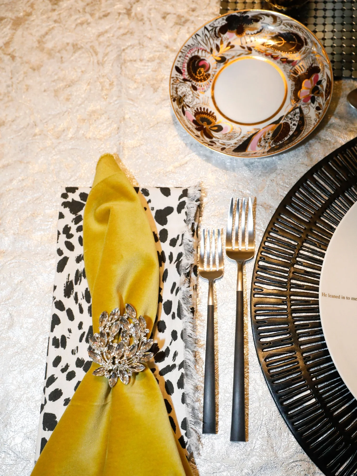 4 Unique Ingredients for a Cleverly Curated Table Setting — KNOF Design
