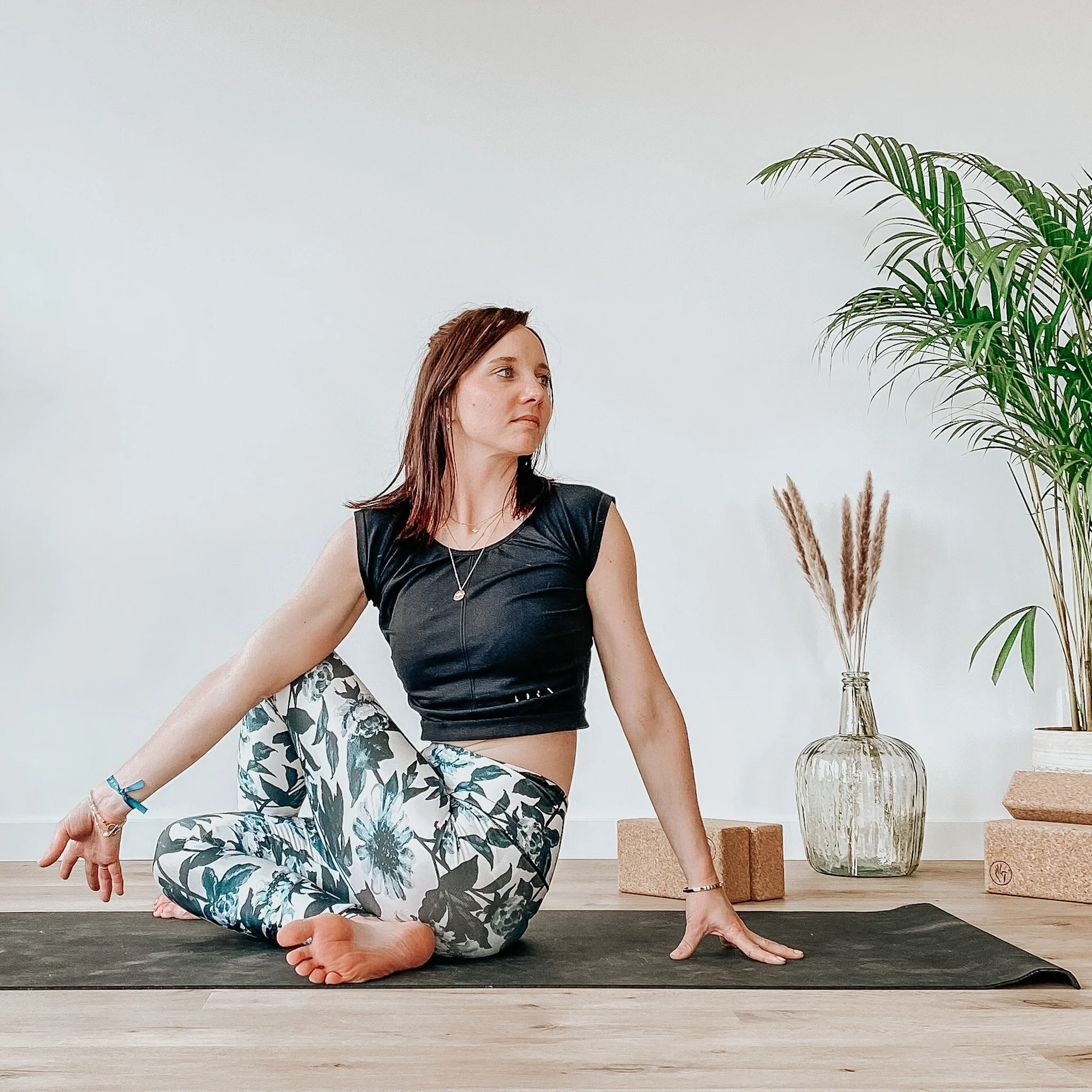 Une équipe de 7 professeurs pour vous accompagner - The Yoga Project ...
