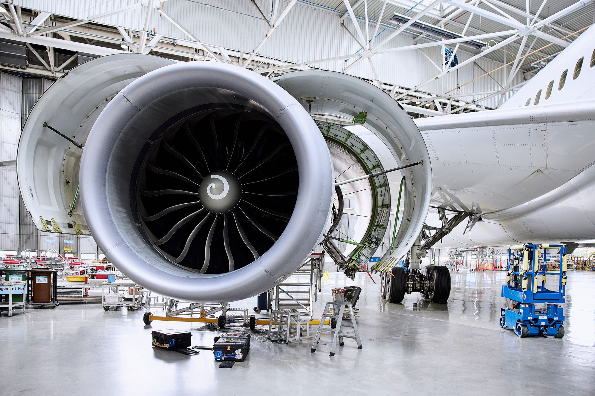 Tui Aircraft Maintenance at London Luton Airport — Barry Willis ...