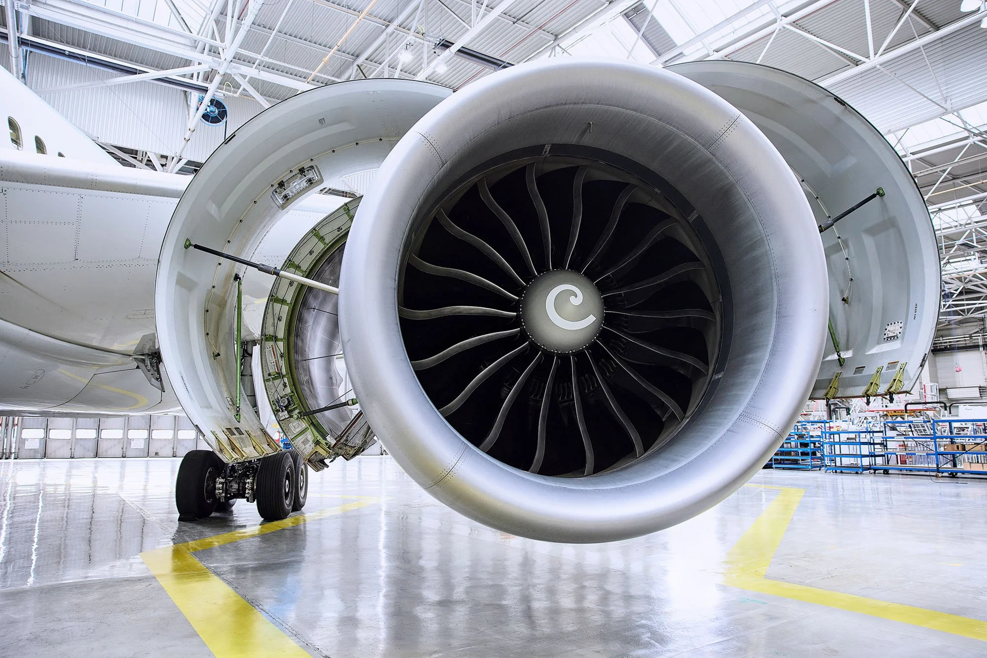 Tui Aircraft Maintenance at London Luton Airport — Barry Willis ...