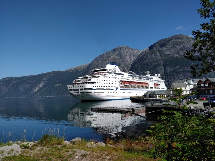 Lesbians Cruises — Lesbian Hosted Group and Solo Holidays | DIVA ...