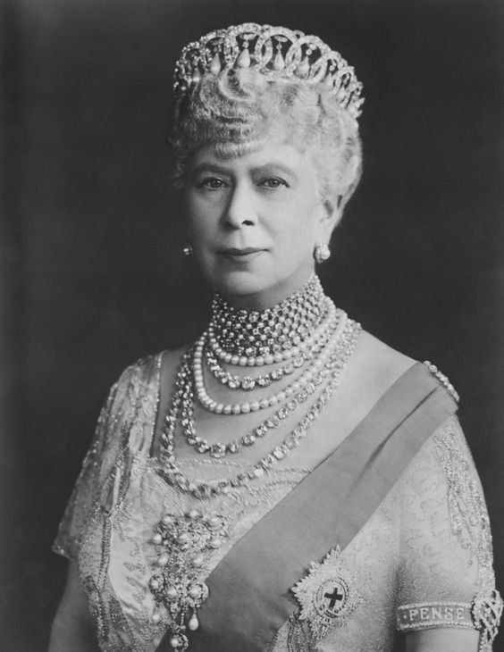 THE GRAND DUCHESS VLADIMIR TIARA — Luis Miguel Howard
