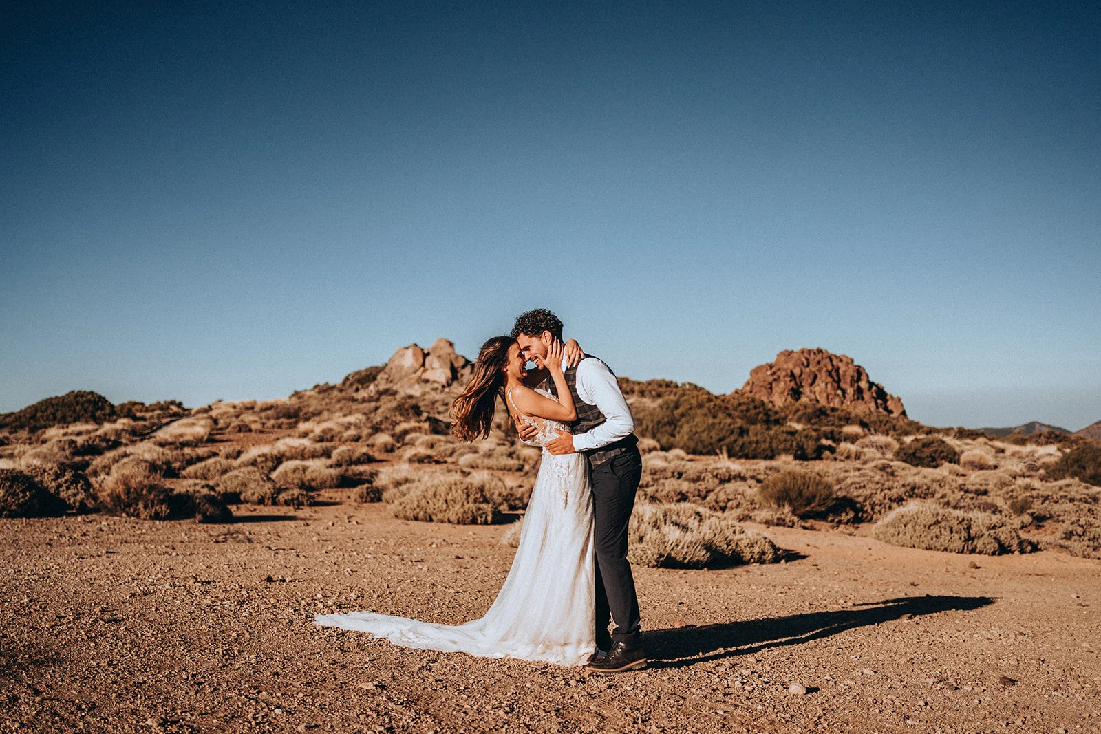 How to tell your family and friends that you are eloping — Way Up High ...