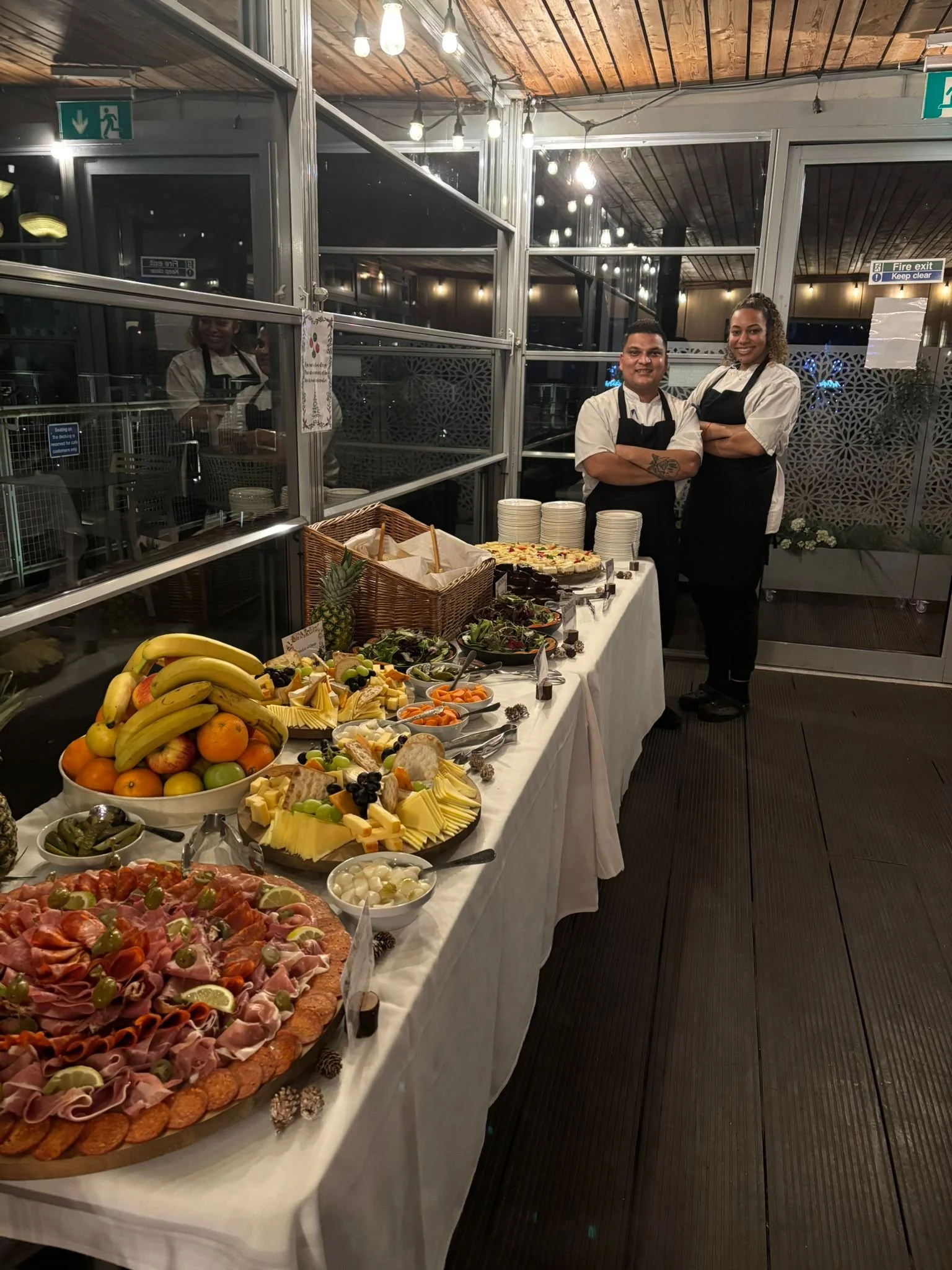 Home - Lakeside Kitchen & Bar
