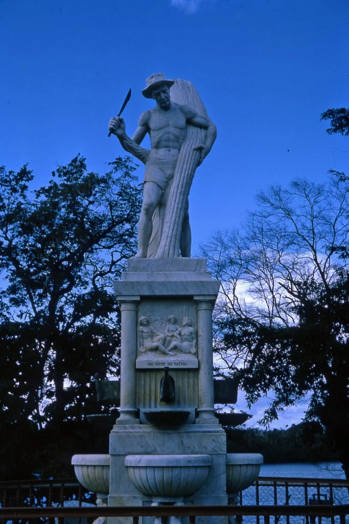 Monument to the Pioneers of the sugar industry, Innisfail — The Royal ...