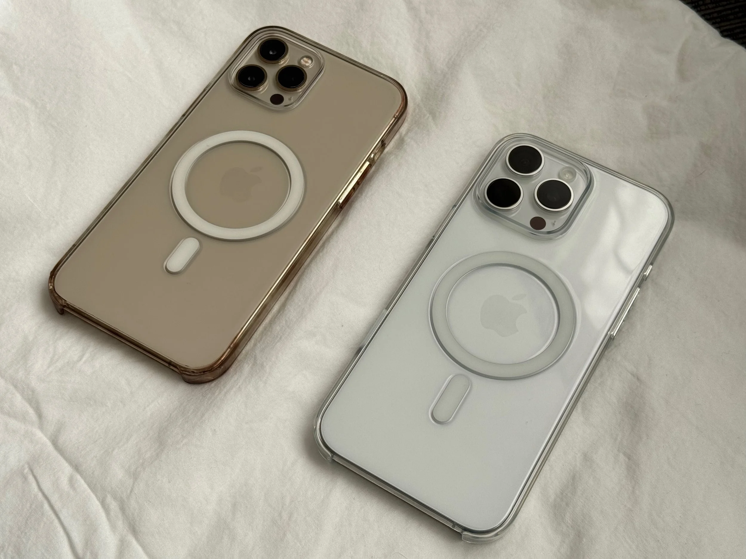 Does Apple’s clear case with MagSafe turn yellow over time? — Fahad X