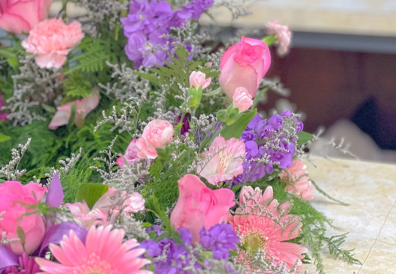 Florist — Colonial Gardens Flowershop & Greenhouse