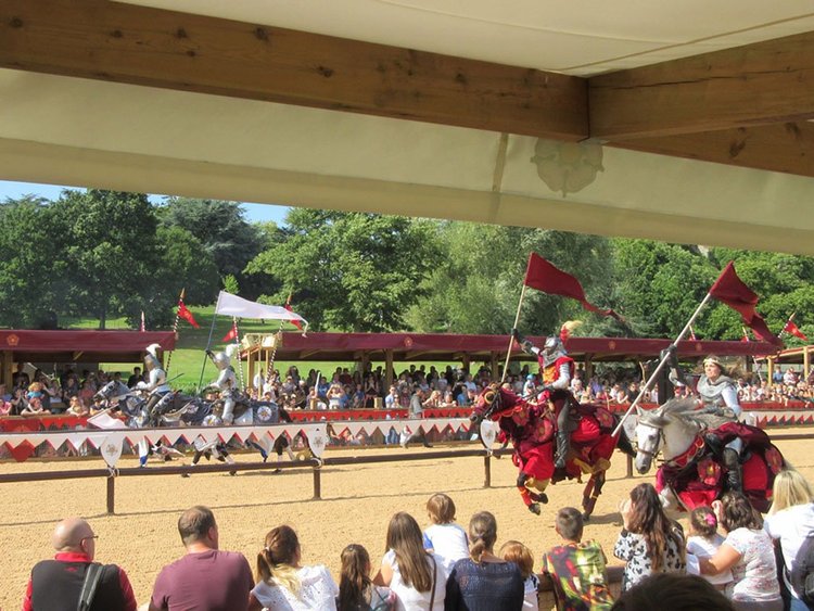 Warwick Castle Home to Warwick the Kingmaker | DiscoverMiddleAges