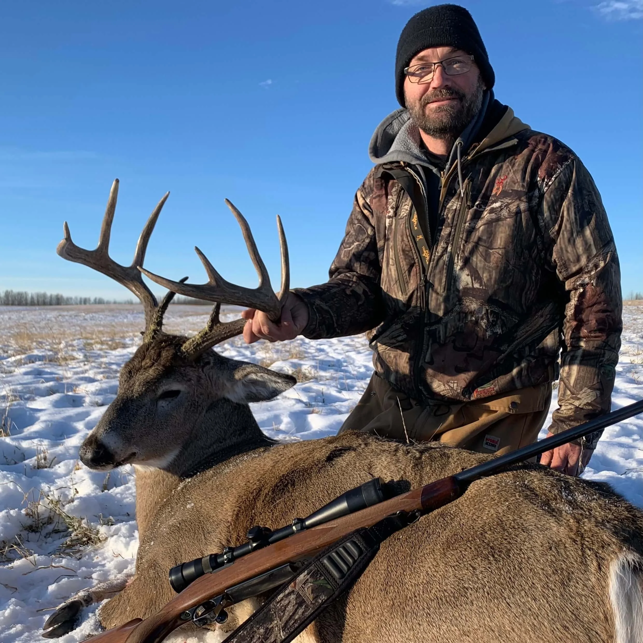 Alberta Whitetail Deer Hunting Outfitters - Whitetail Hunting Guides ...