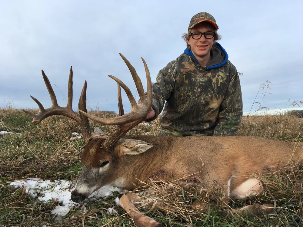 Alberta Whitetail Deer Hunting Outfitters - Whitetail Hunting Guides ...