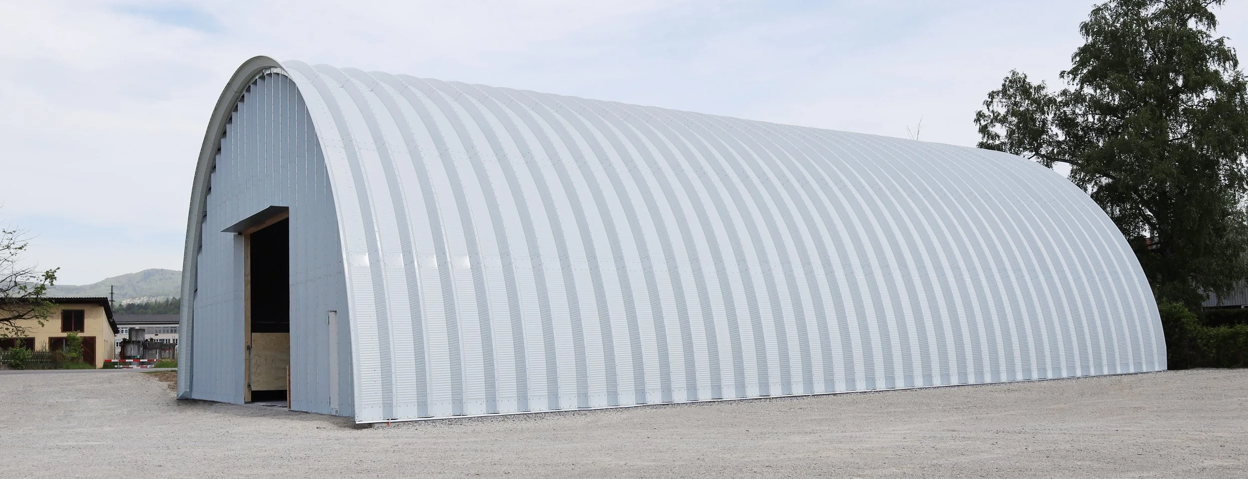 Trapezblech-Bogenhalle — Peter Boss AG