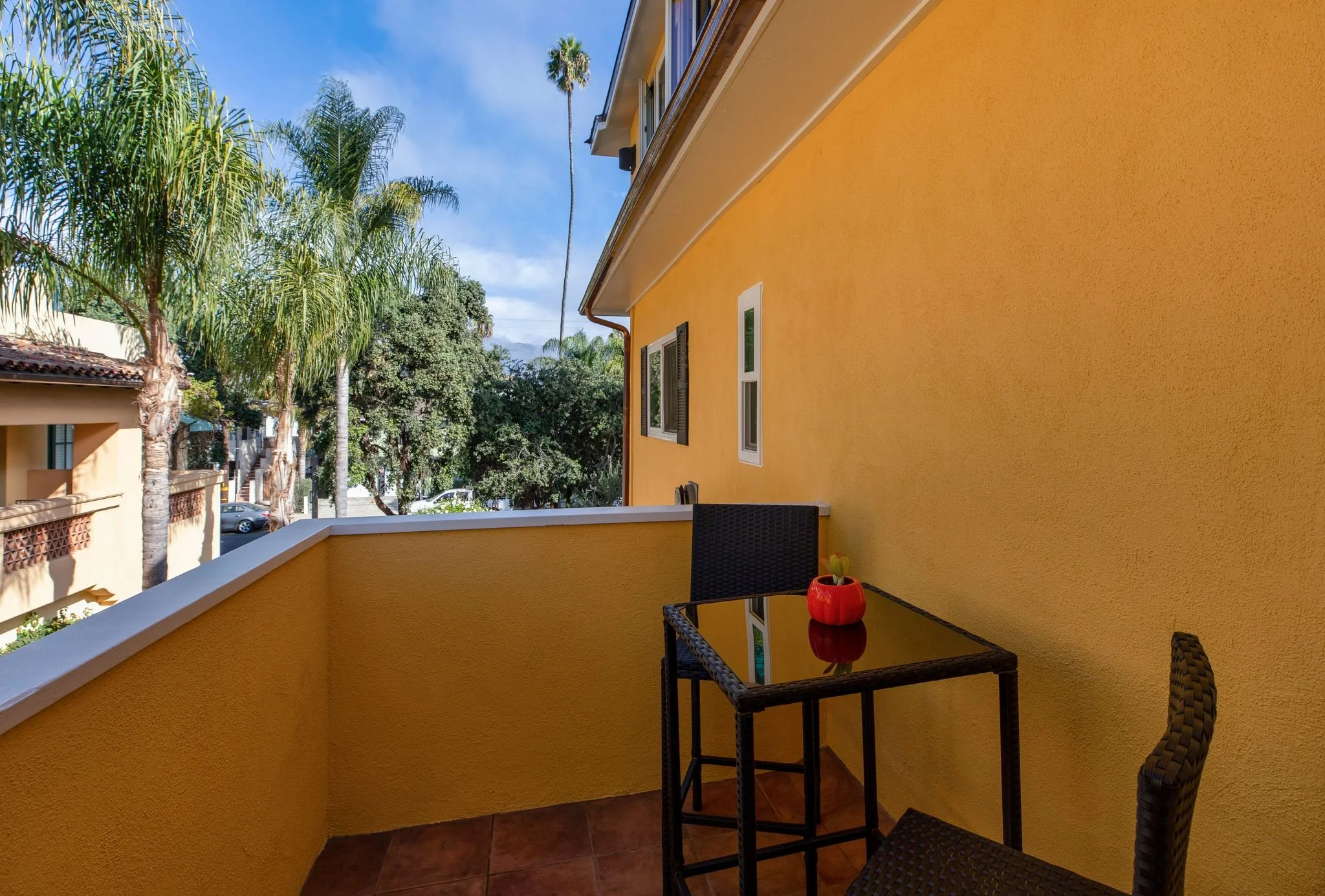 Affordable Executive Getaway — Santa Barbara Luxury Beach Getaways