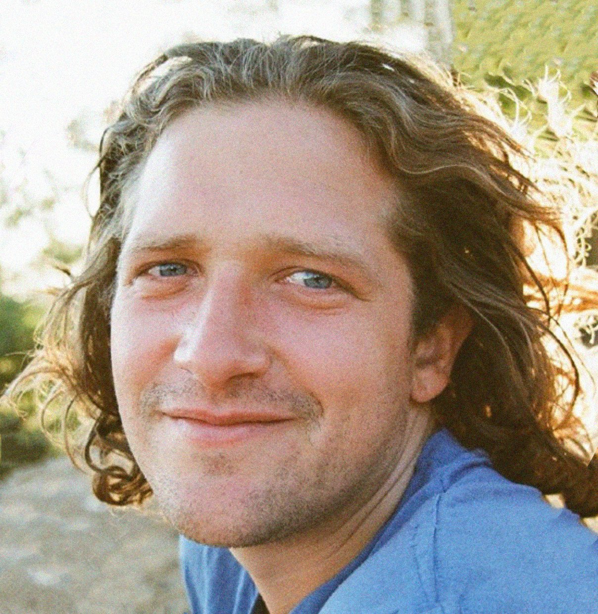 ABOUT ARI — Ari Simon