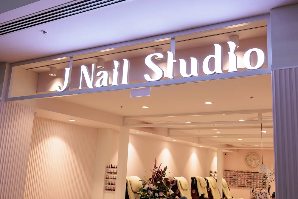 J NAILS — MKC Shopfit