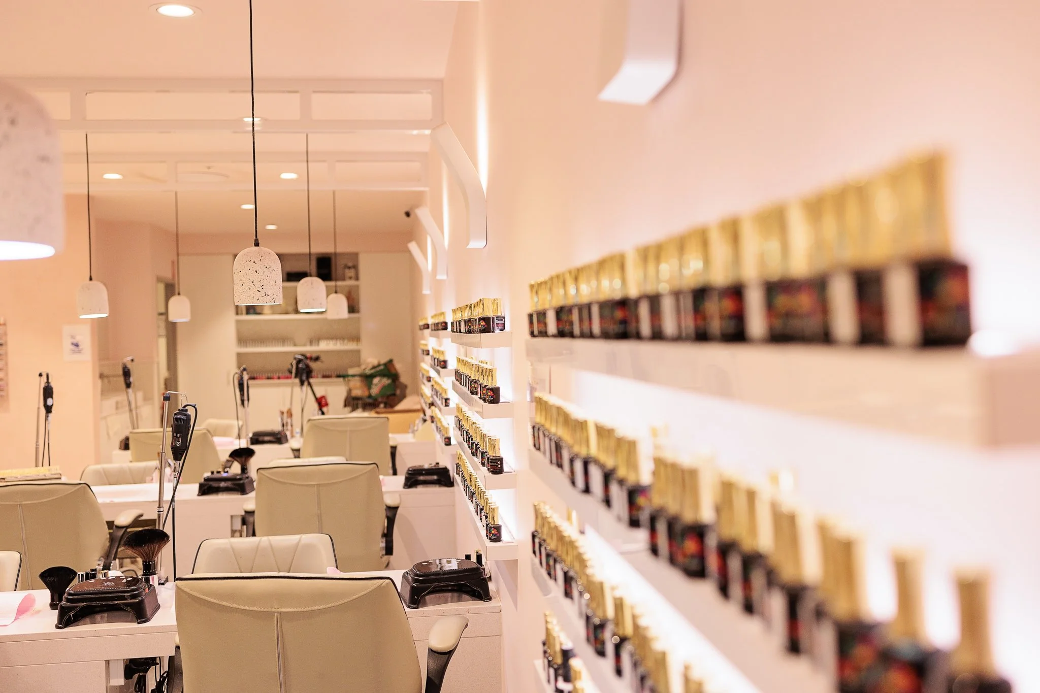 J NAILS — MKC Shopfit