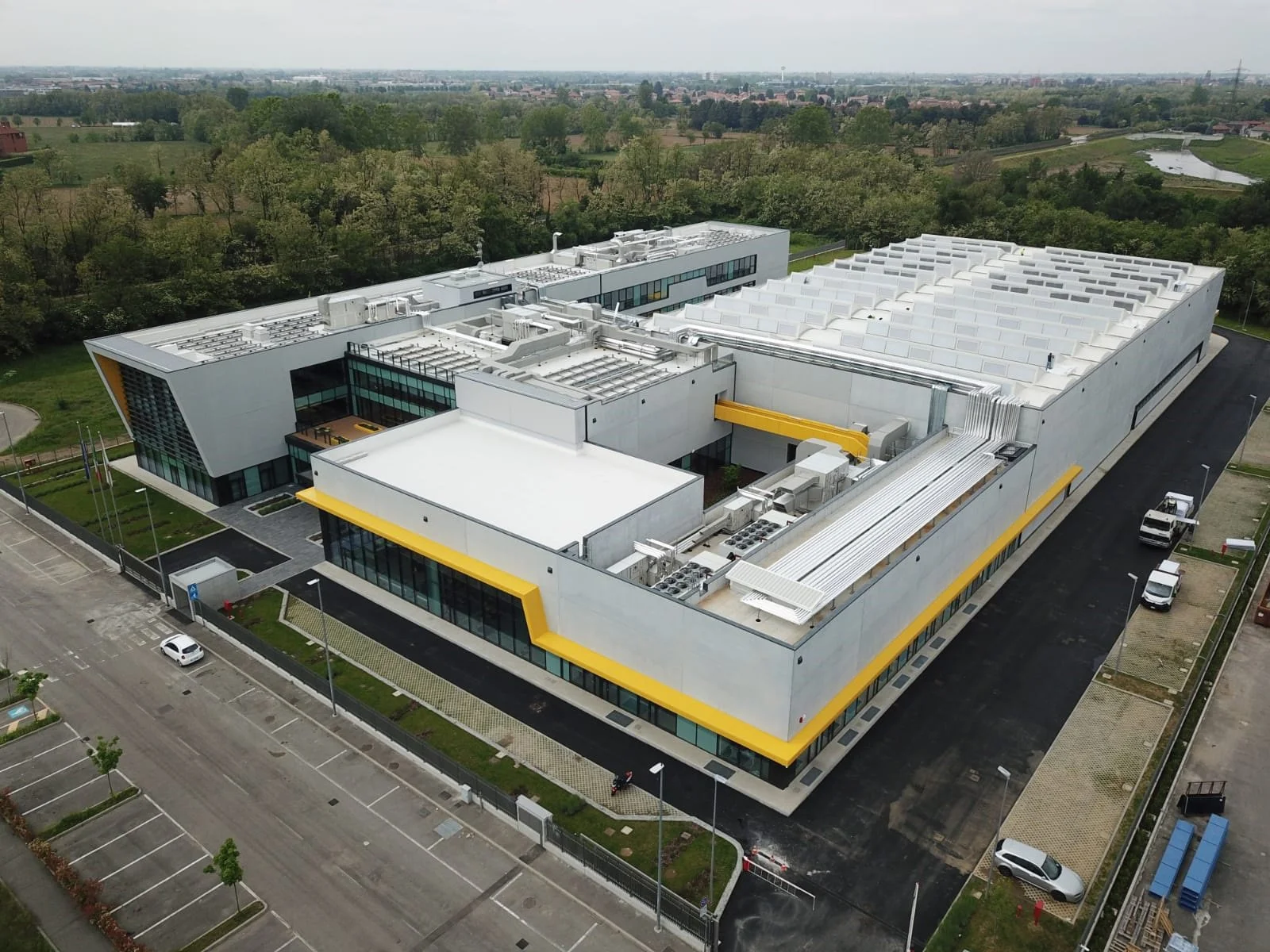 Isol Sistem | Coperture e Facciate Industriali