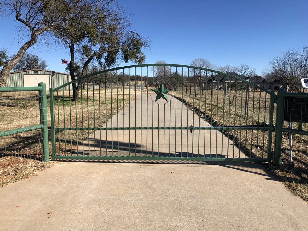 Custom Gates in Fort Worth | Bob Davis Fences