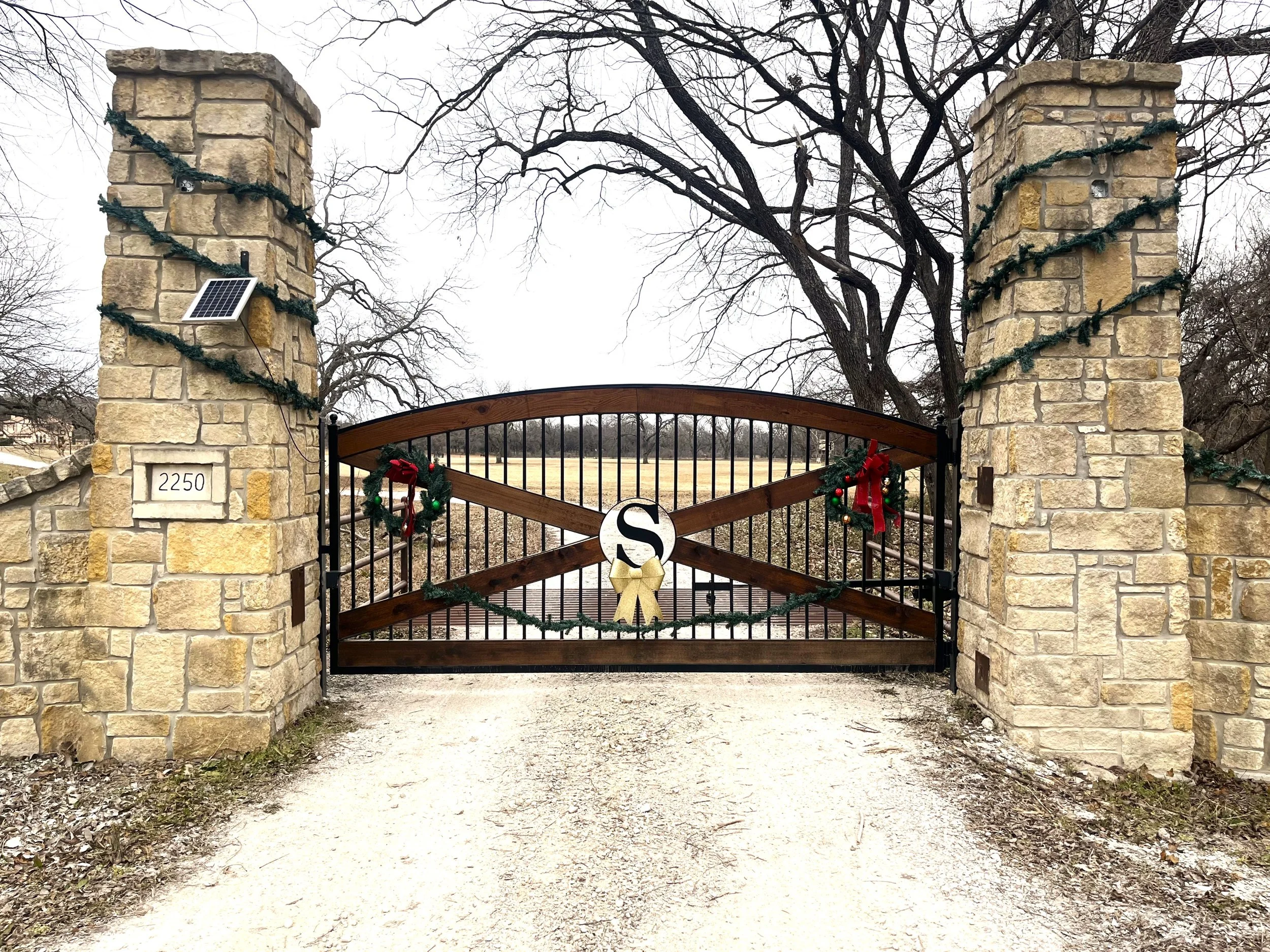 Custom Gates in Fort Worth | Bob Davis Fences