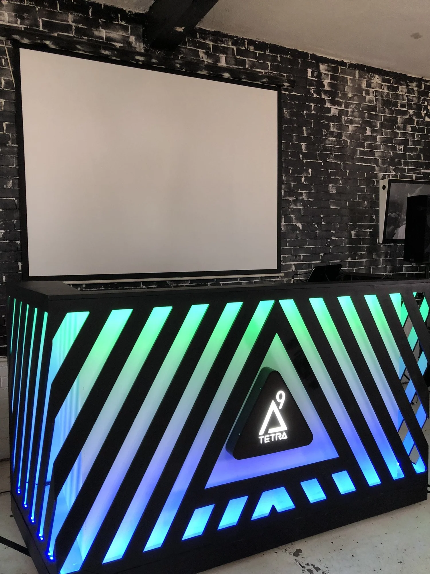 Custom built retail booths for brand activations — Blazy Builds