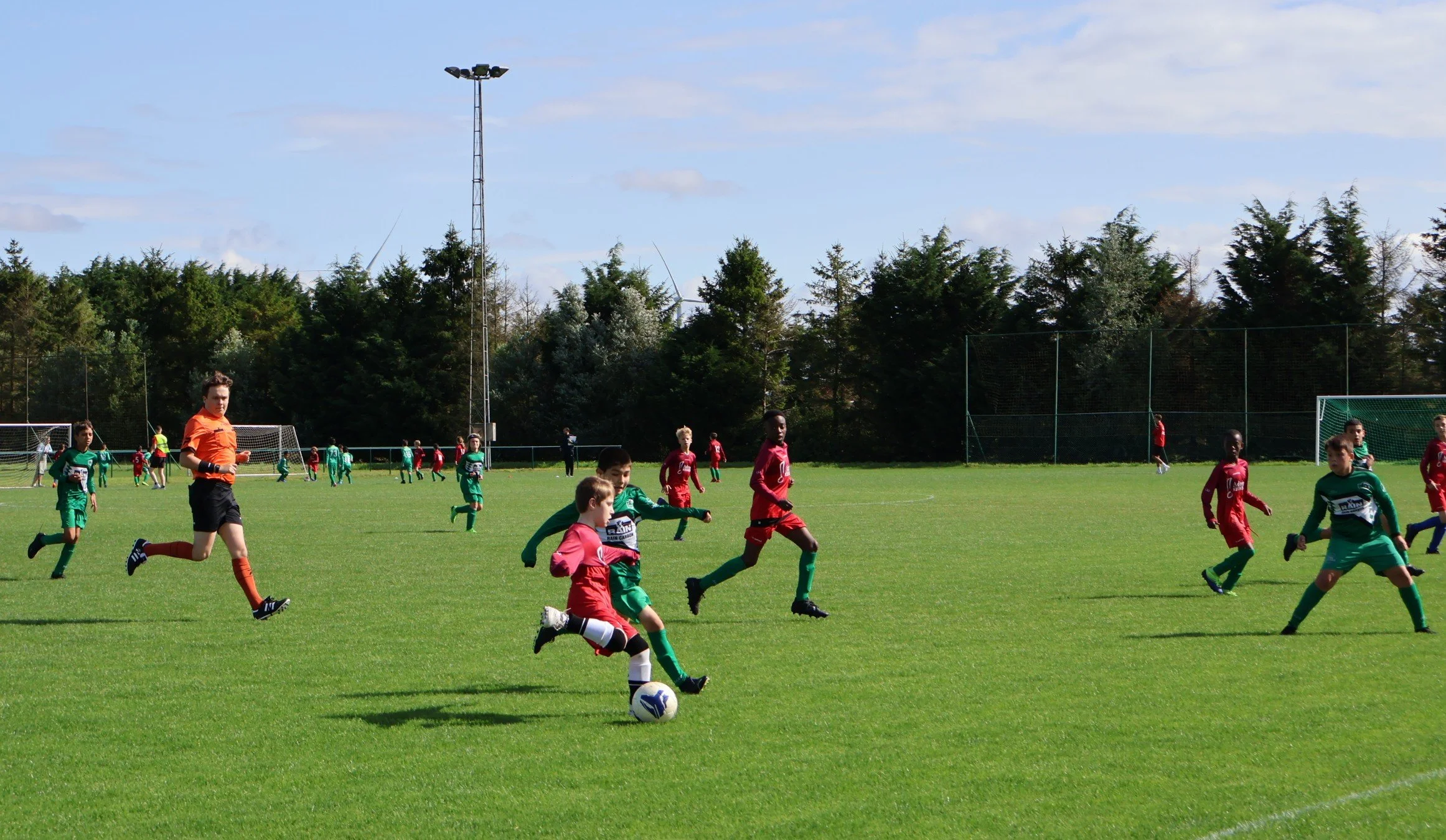 K.F.C. Eeklo - Jouw weg naar topvoetbal.