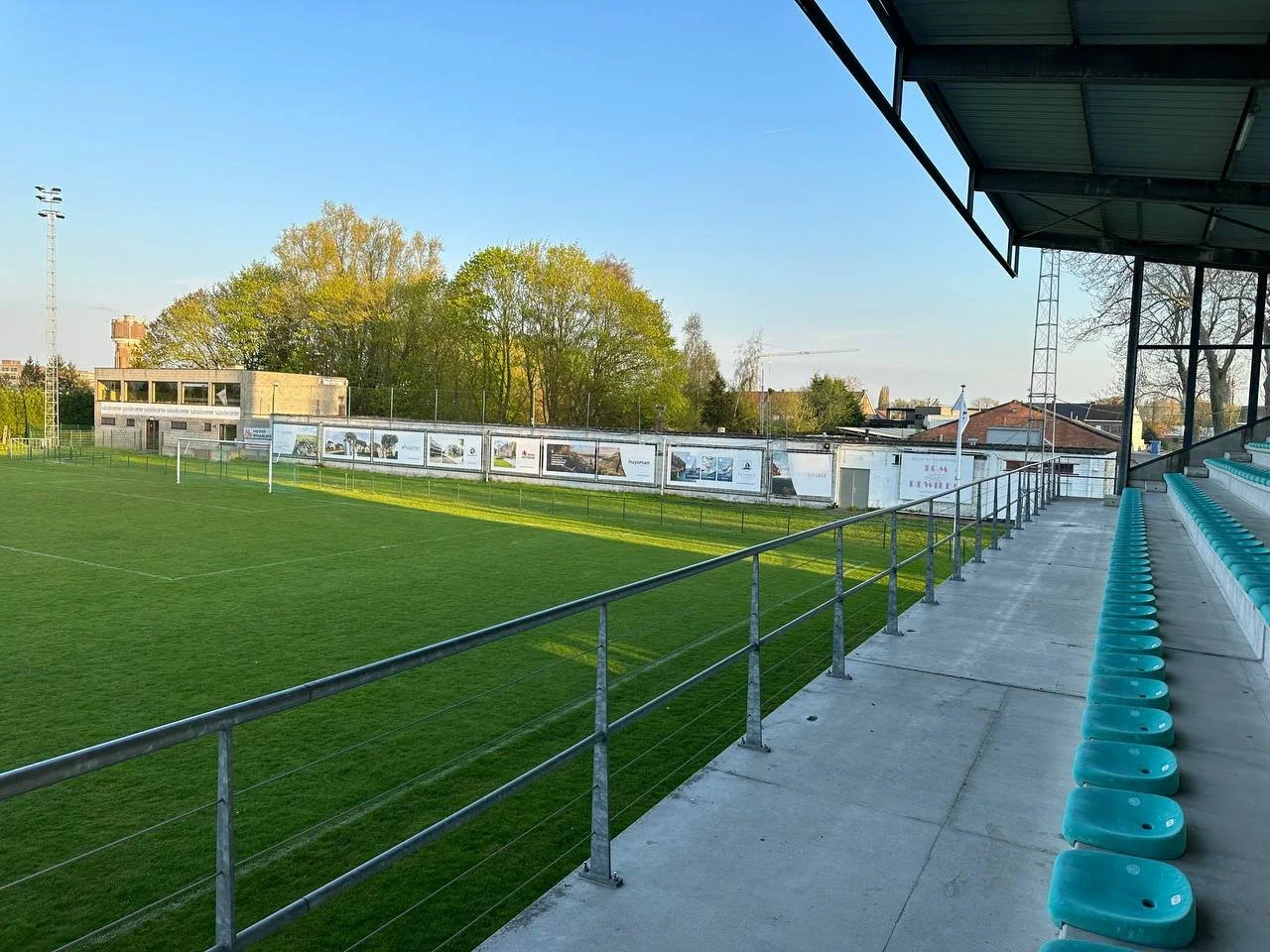 K.F.C. Eeklo - Jouw weg naar topvoetbal.