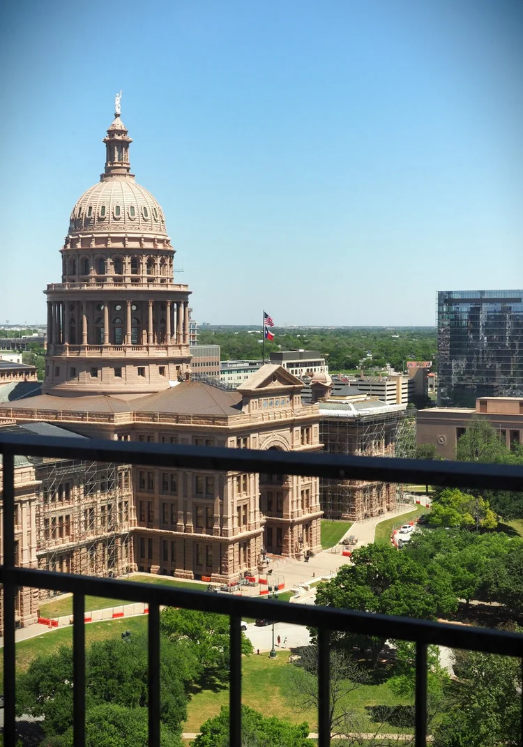 westgate condo, westgate austin, codo design, modern design, slatted ...