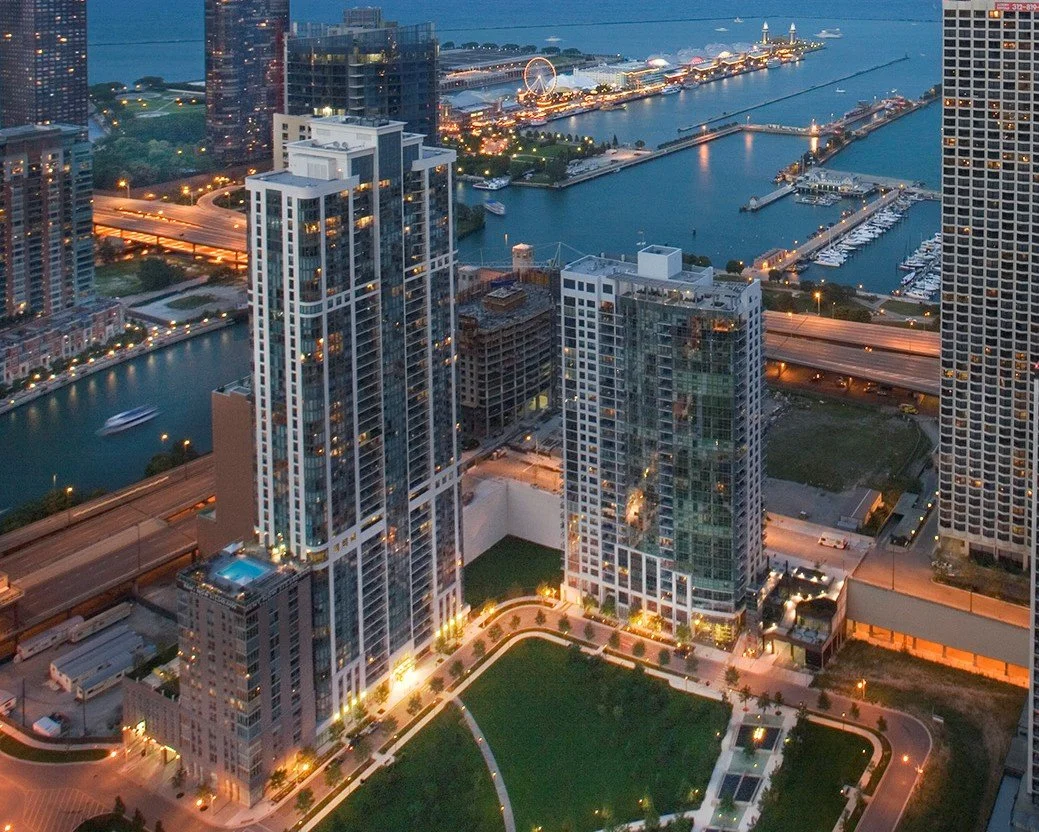 Chicago: Aqua High Rise Pool Deck - Commercial Interior Design — Lenore ...