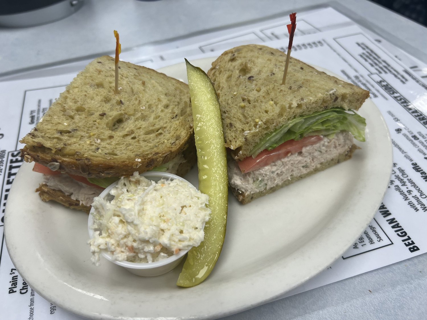 Robin's Nest Café and Diner