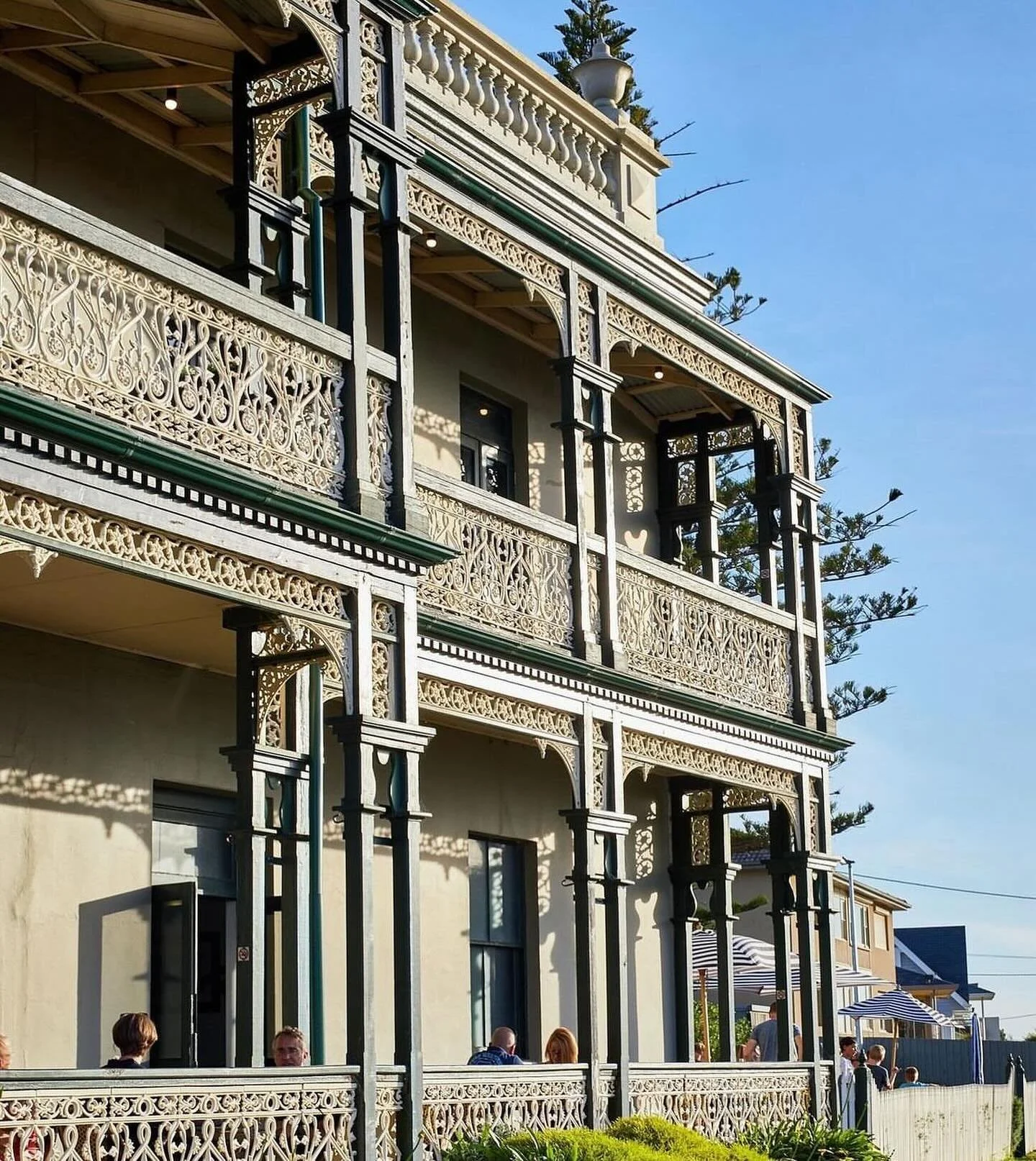 General 1 — The Royal Hotel