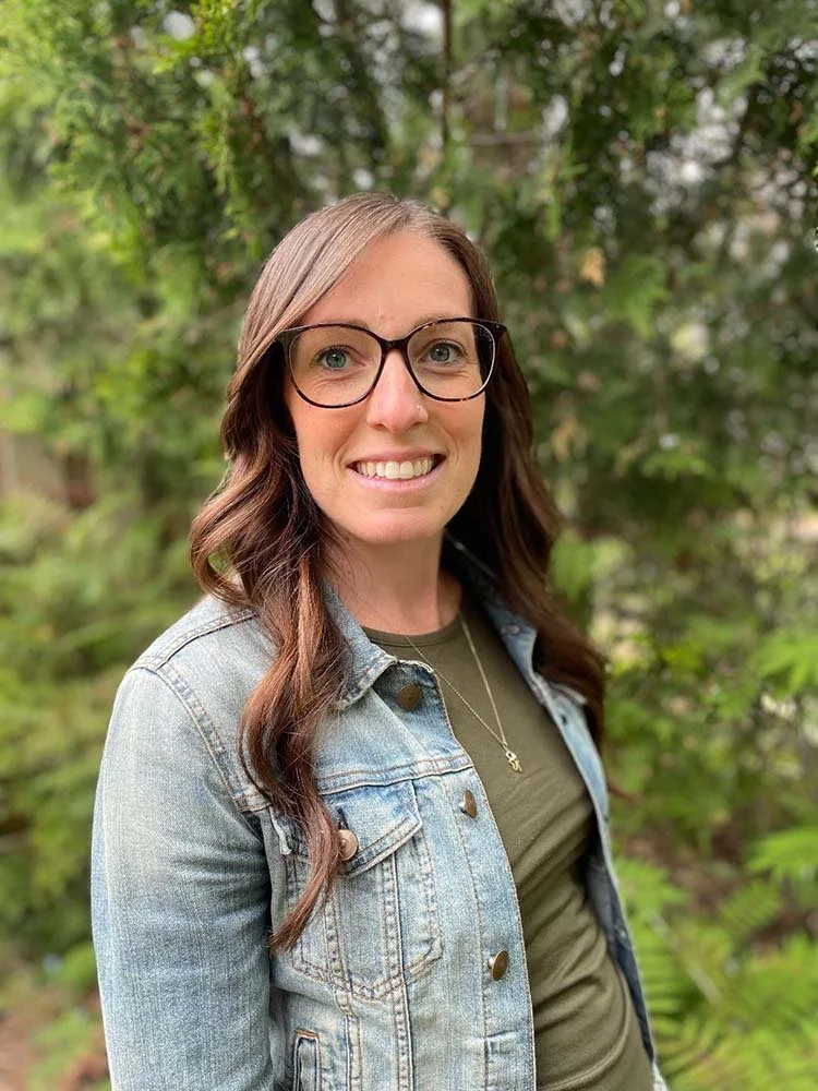 Meet Our Team of Therapists | Thriving Families Counselling